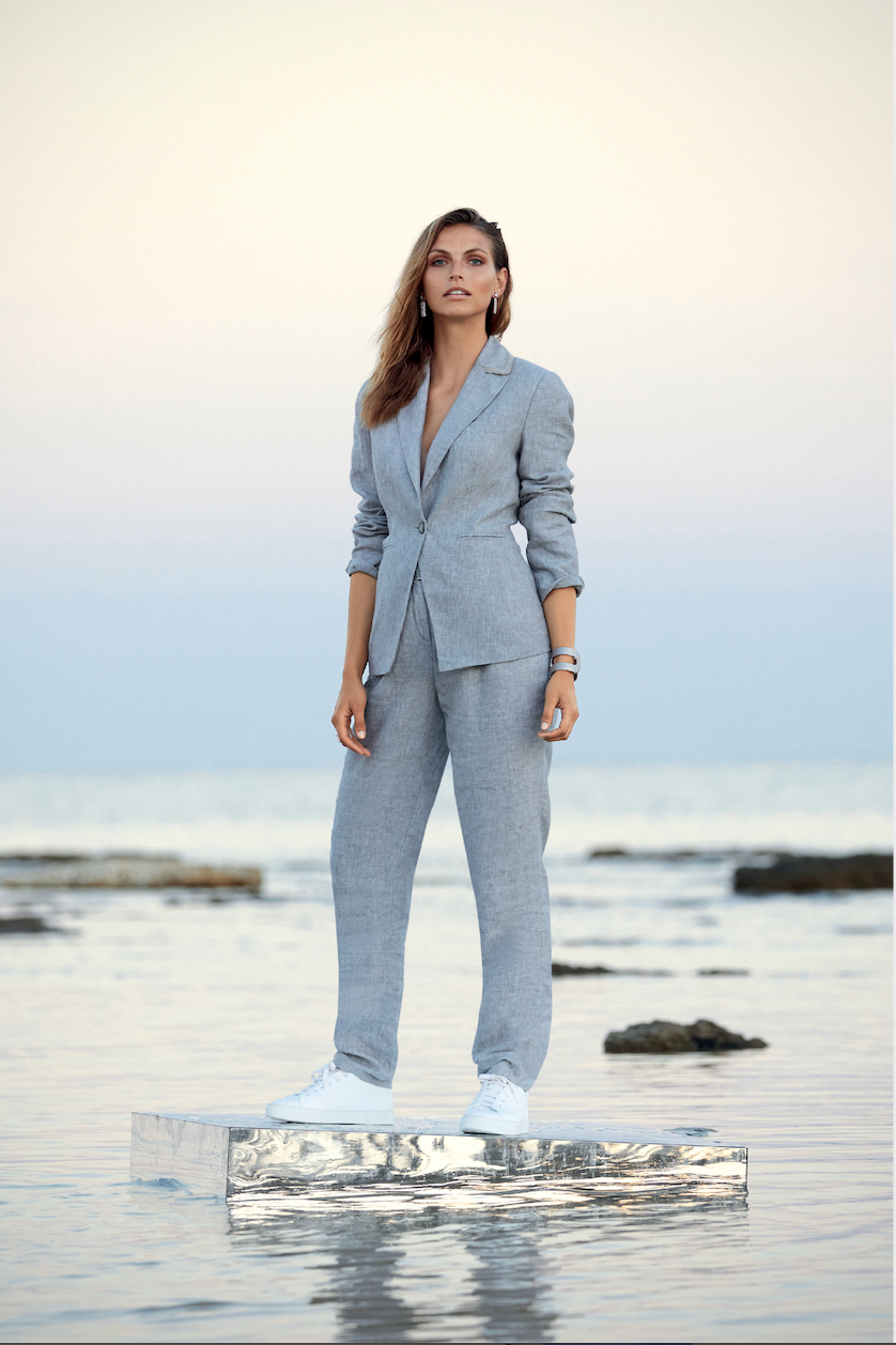 Madeleine - Feeling the Blue Vibes — FOTOCULT MAGAZIN