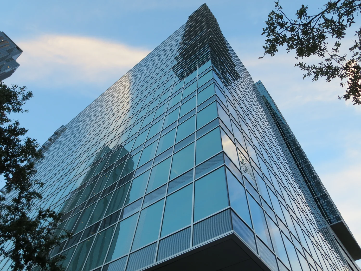 High-Performance Glass: Viracon Glass — PGP