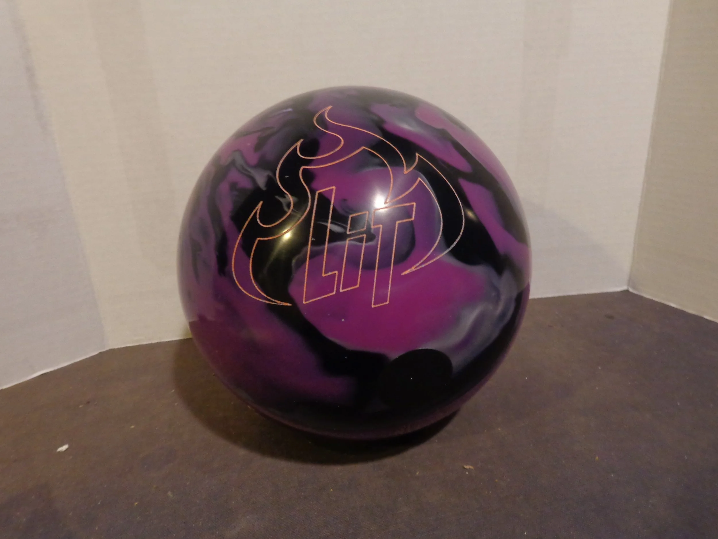 Columbia 300 — Strike Again Bowling