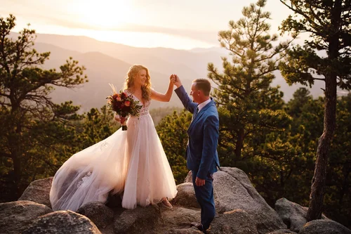 How To Elope Anywhere In The World + Printable Checklist
