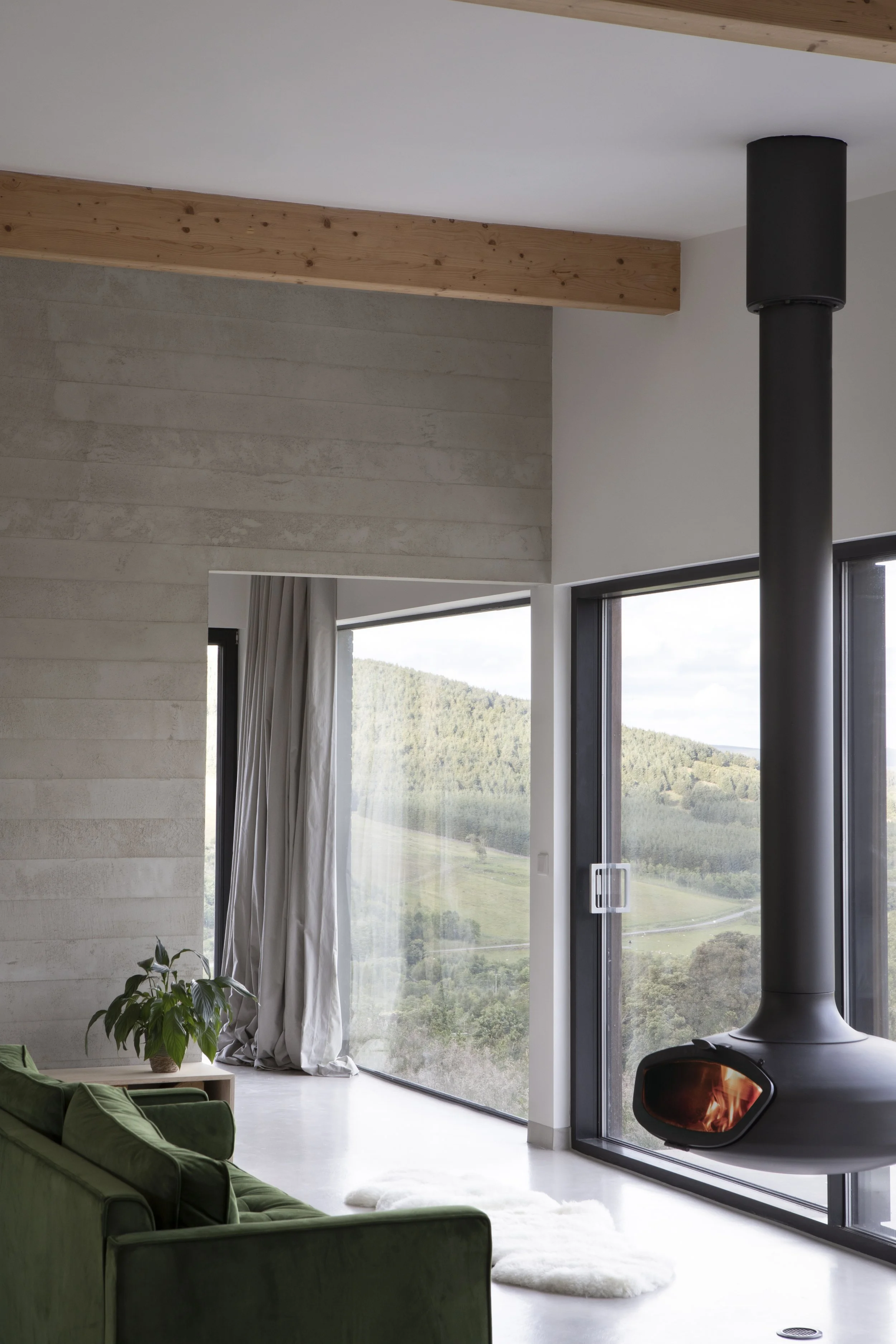 Suspended and bespoke wood burning fires - Firemaker.co.uk