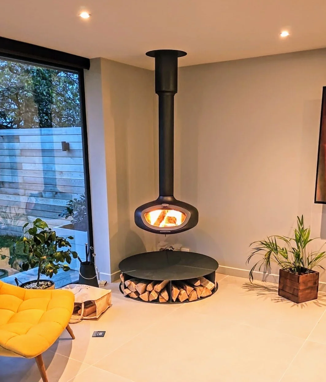 Suspended and bespoke wood burning fires - Firemaker.co.uk