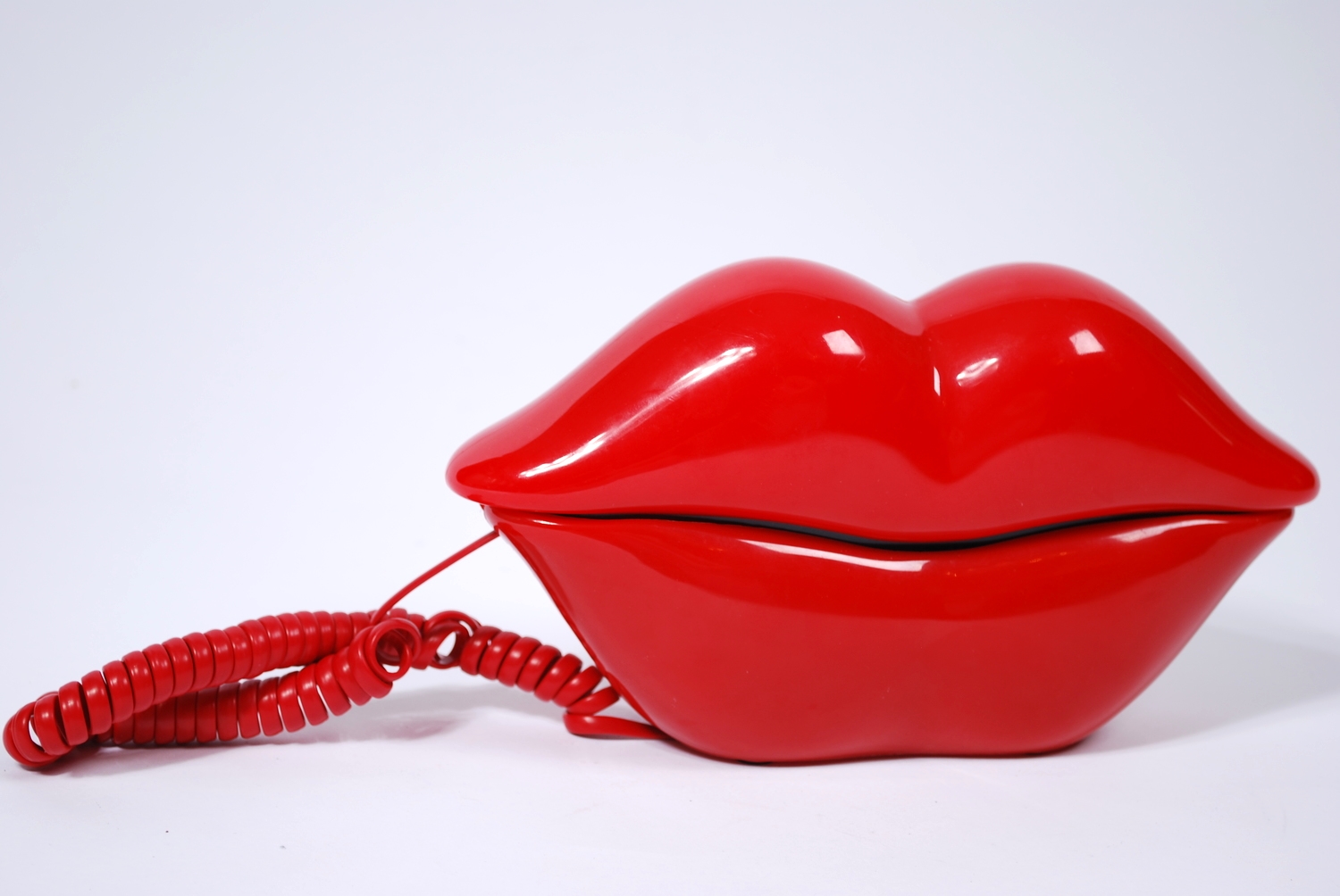 00000078 Red lip telephone — Flux Vintage