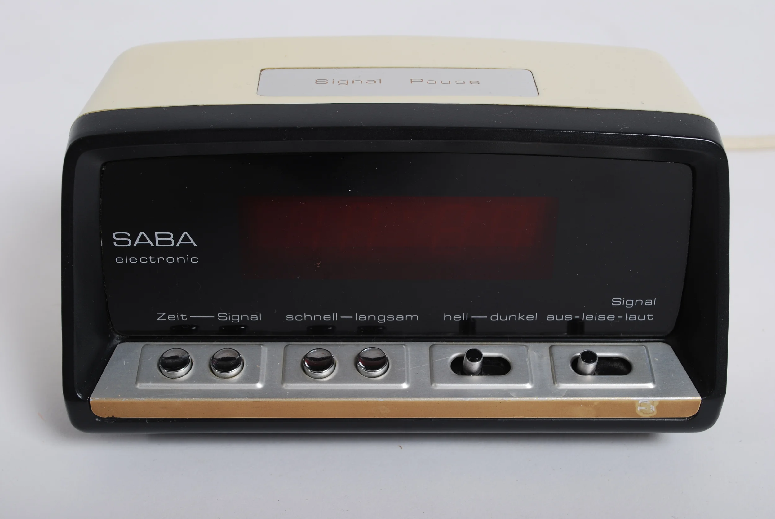 Alarm clock Saba EZ15 red display Germany 70's — Flux Vintage