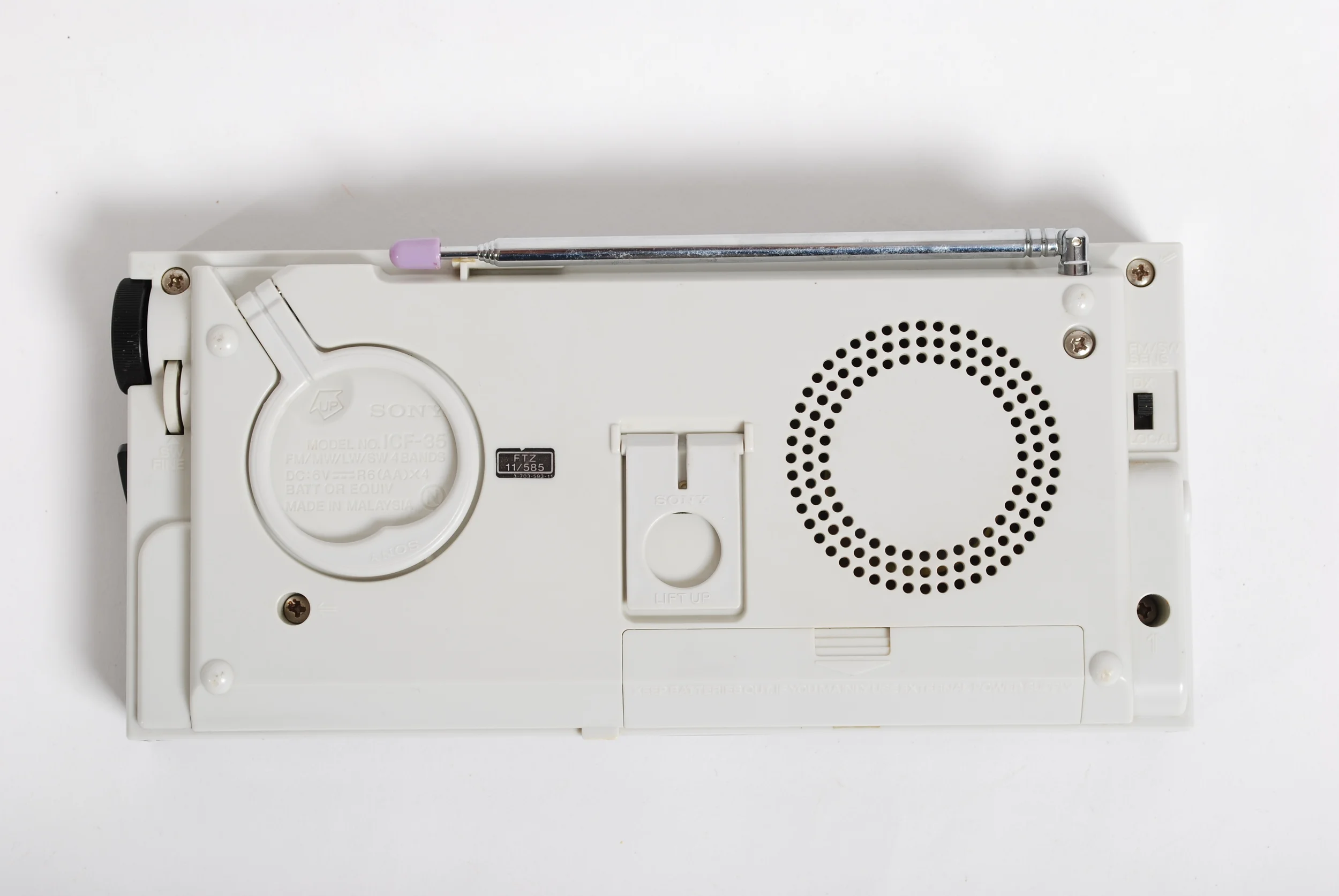 Sony portable radio ICF-35 — Flux Vintage