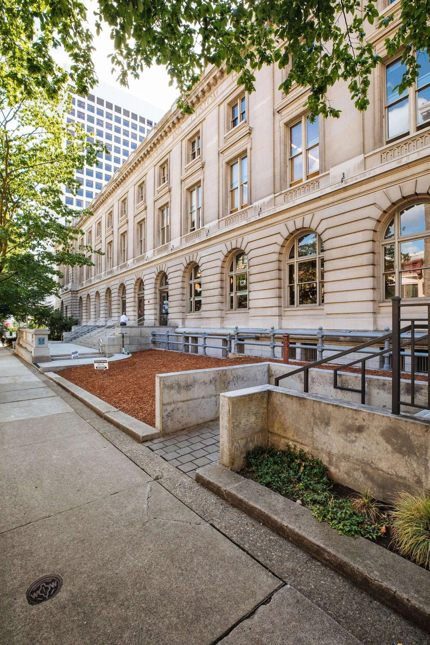 Coworking, Meeting Rooms, and Office Space for Rent in the heart of ...