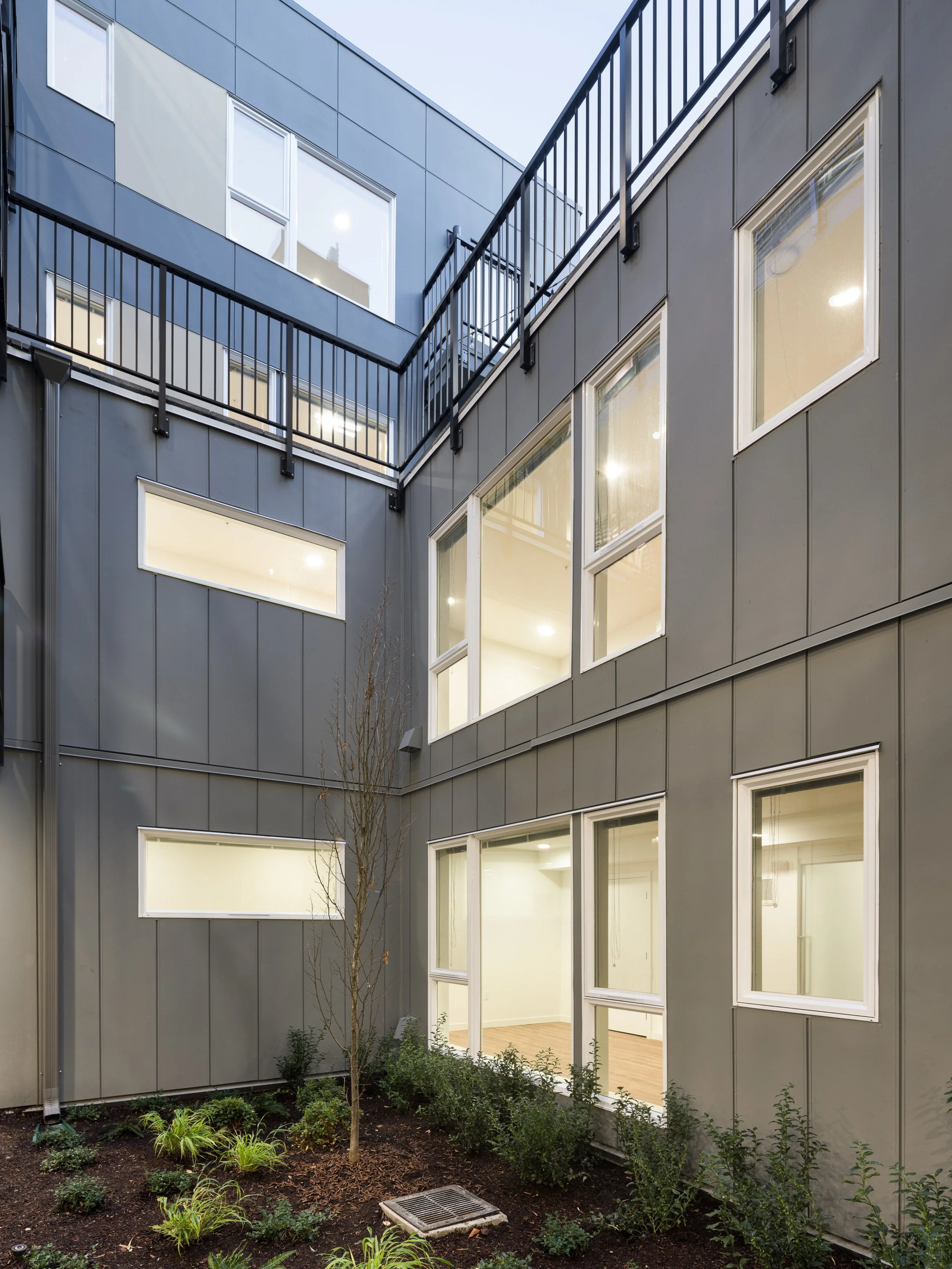 Low-rise Multifamily Complex Designed by b9 | Residential Architects ...