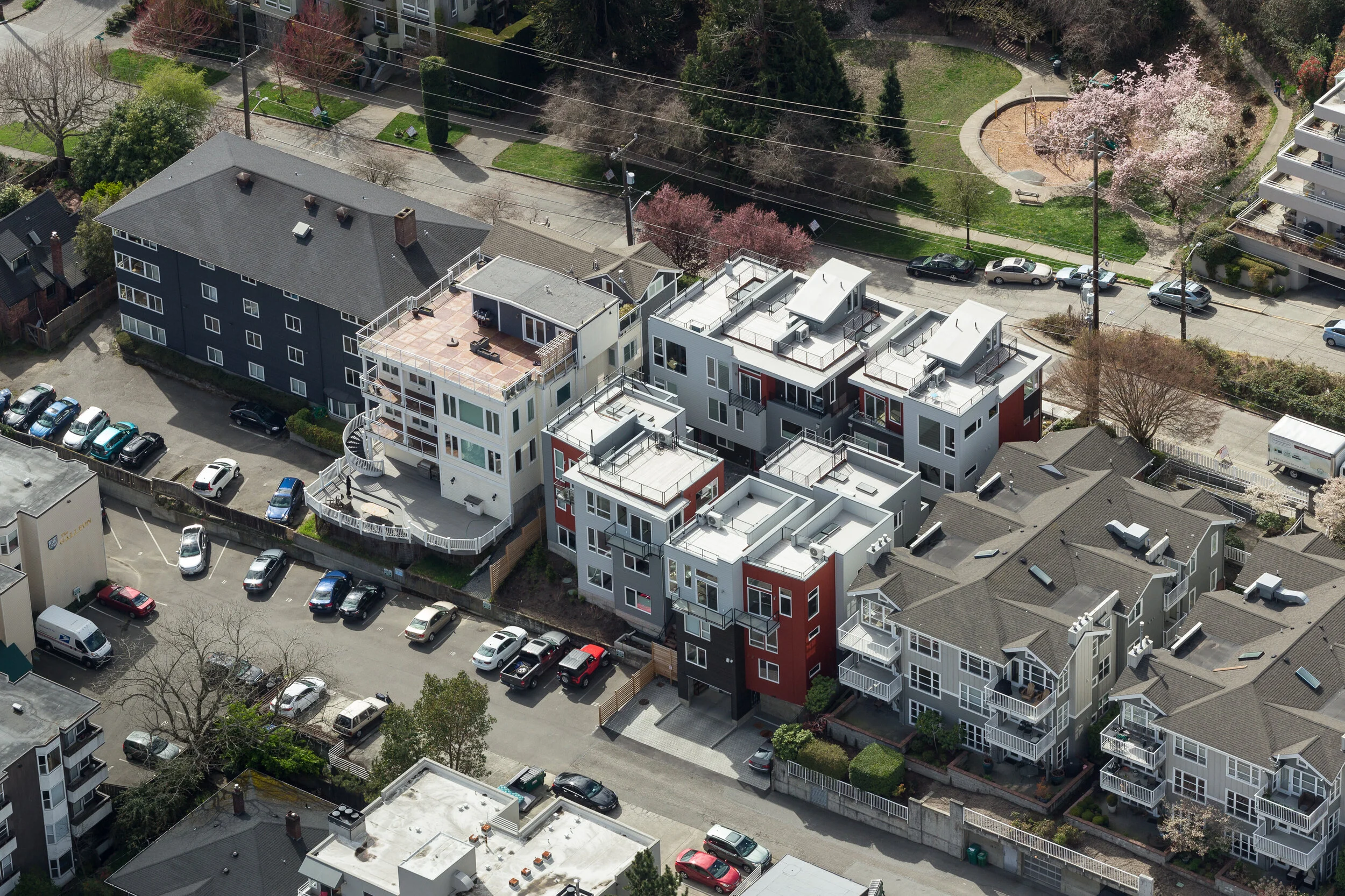 Queen Anne Townhomes Designed by b9 | Seattle Residential Architects ...