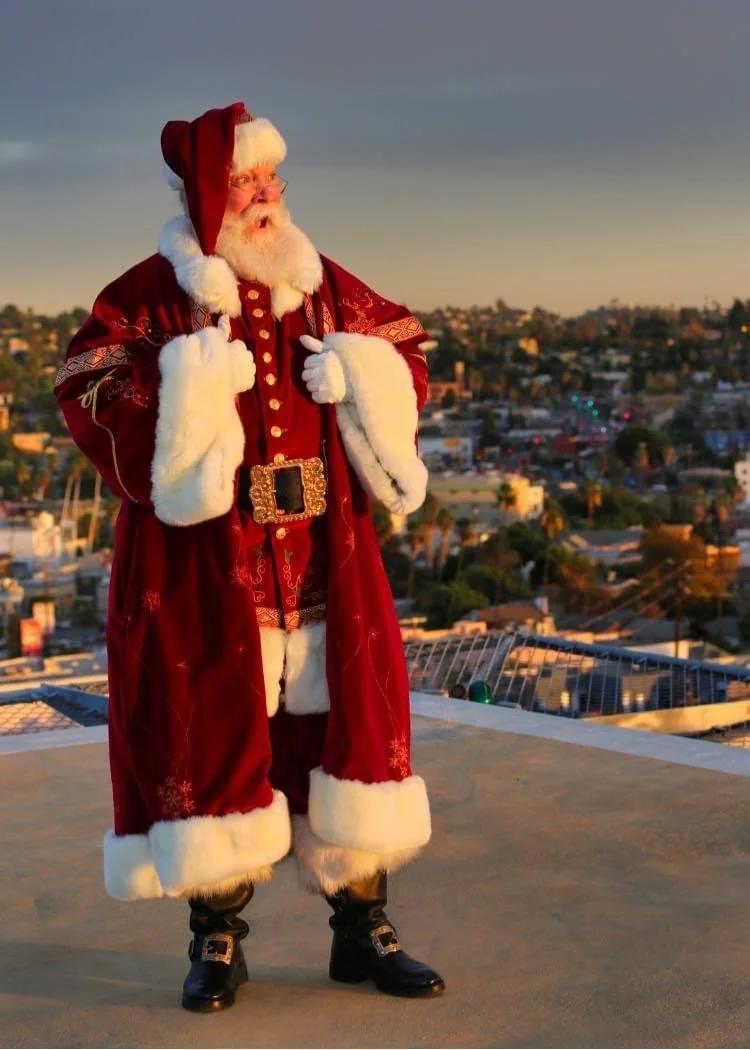 Hire a Realistic Santa Claus Entertainer in Los Angeles County or ...