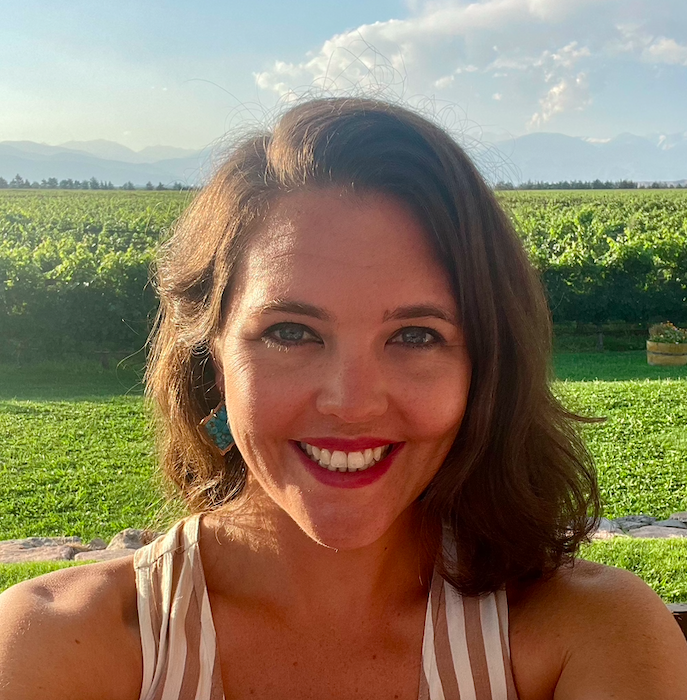 Book a Conversation with Kelly — Puentes