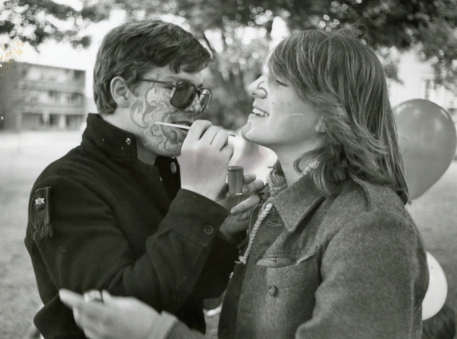 The Grail at Reed College — The Complete History of Renn Fayre Part II ...