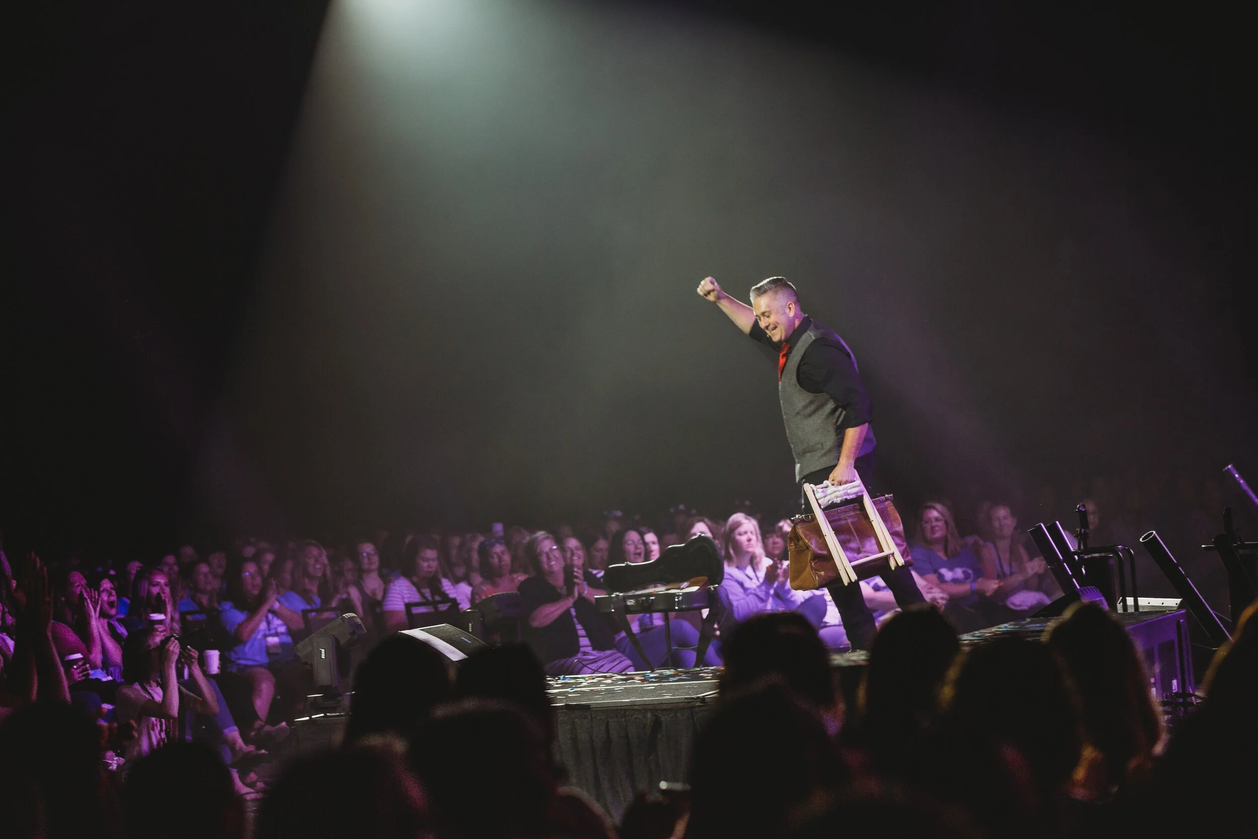 Official site of Taylor Hughes - Author/ Speaker / Entertainer / Coach