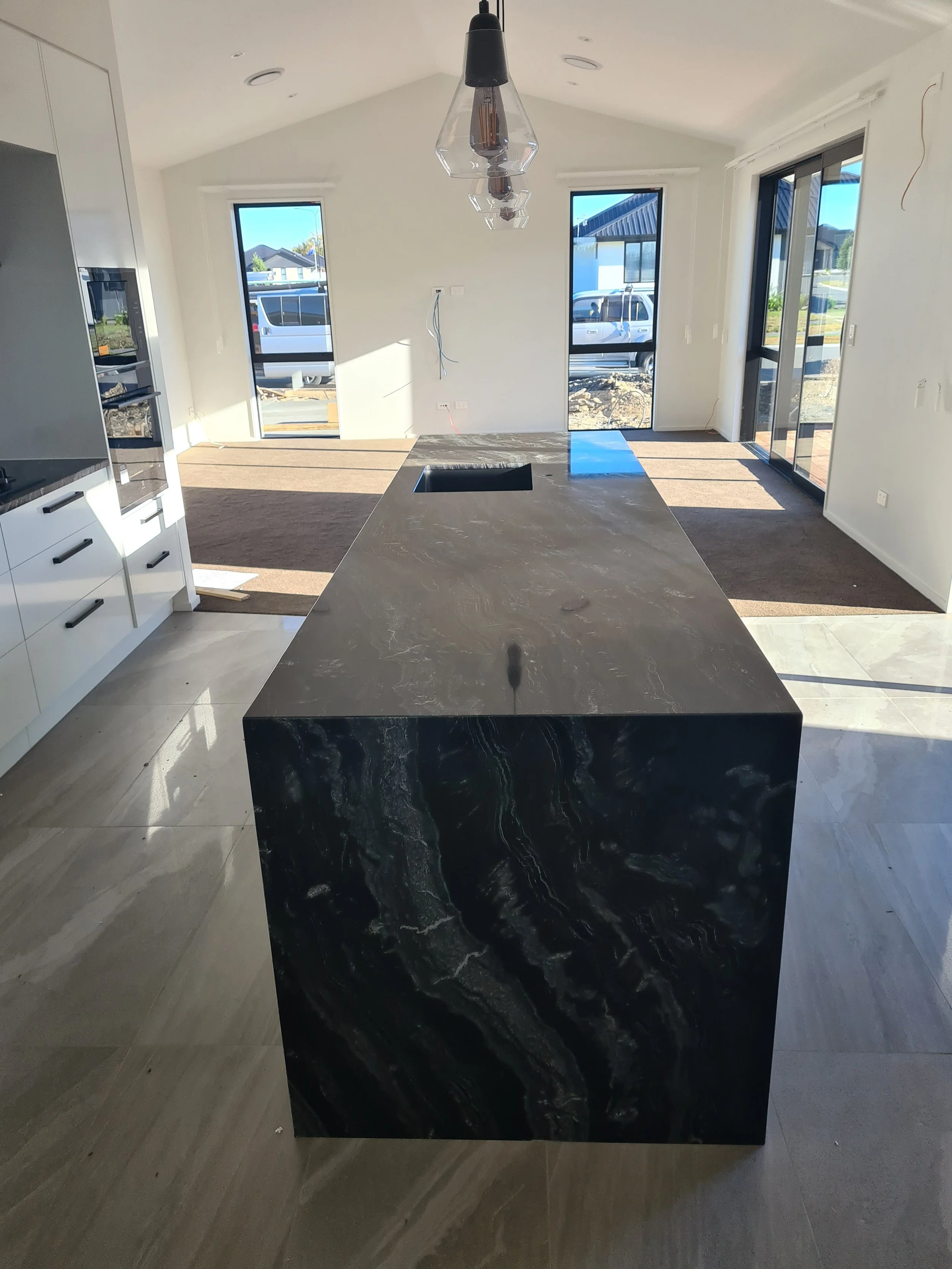 Stone — Freeform Laminates and Stone