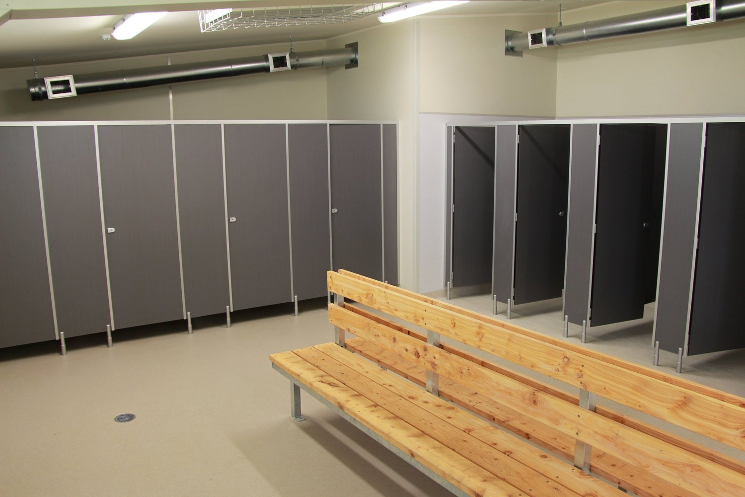 Lockers & Seating — Freeform Laminates and Stone