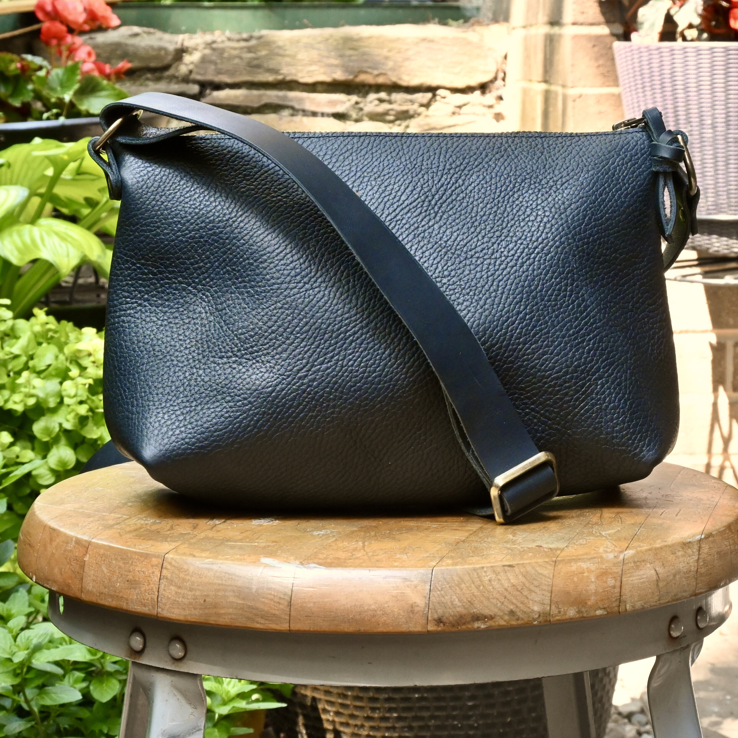 Black Purses With Zippers