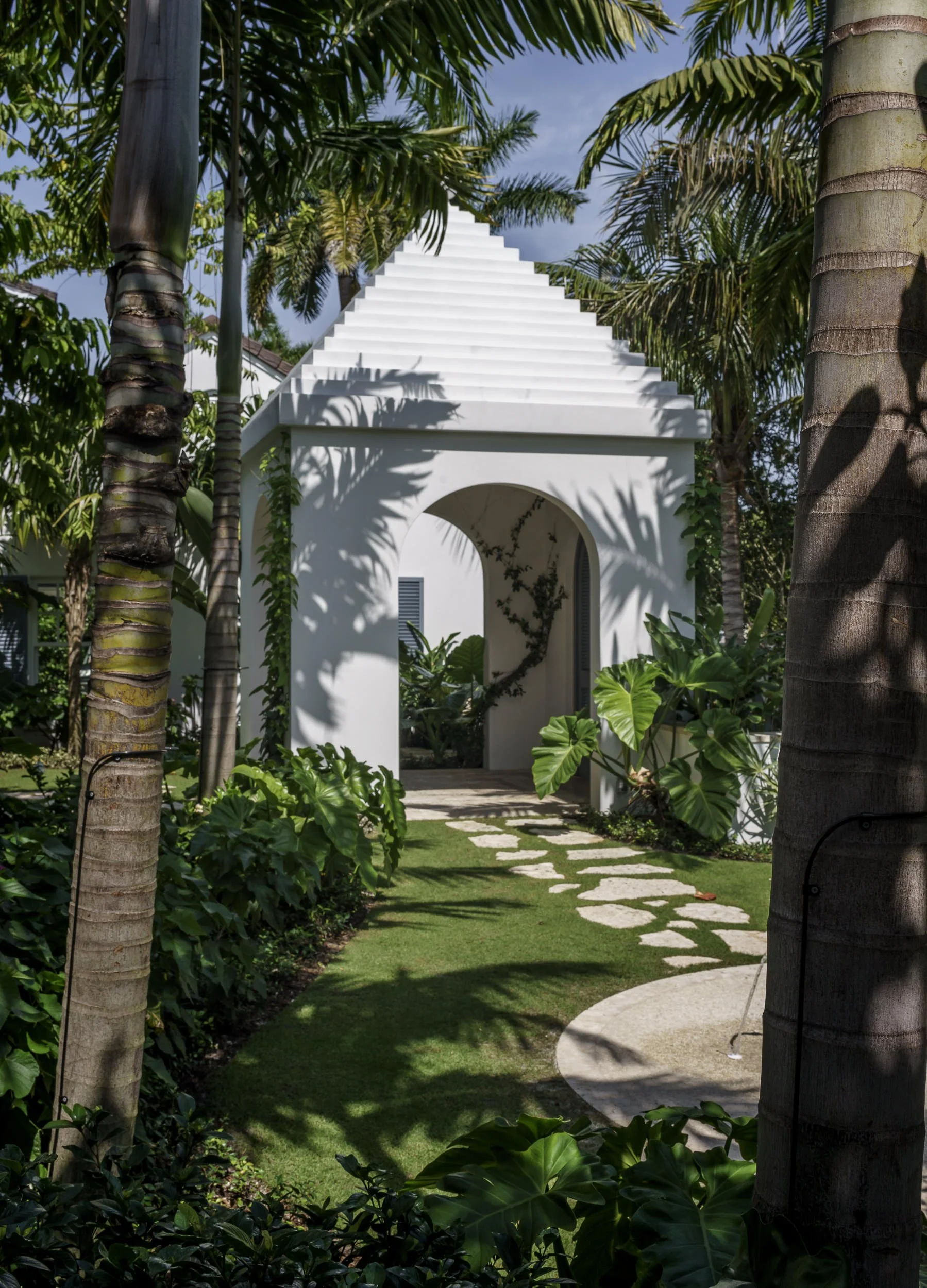 Ft Lauderdale Harbor Island Waterfront home by Smith and Moore ...