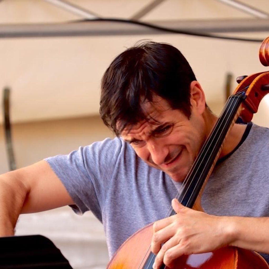 Ariel Barnes Cellist