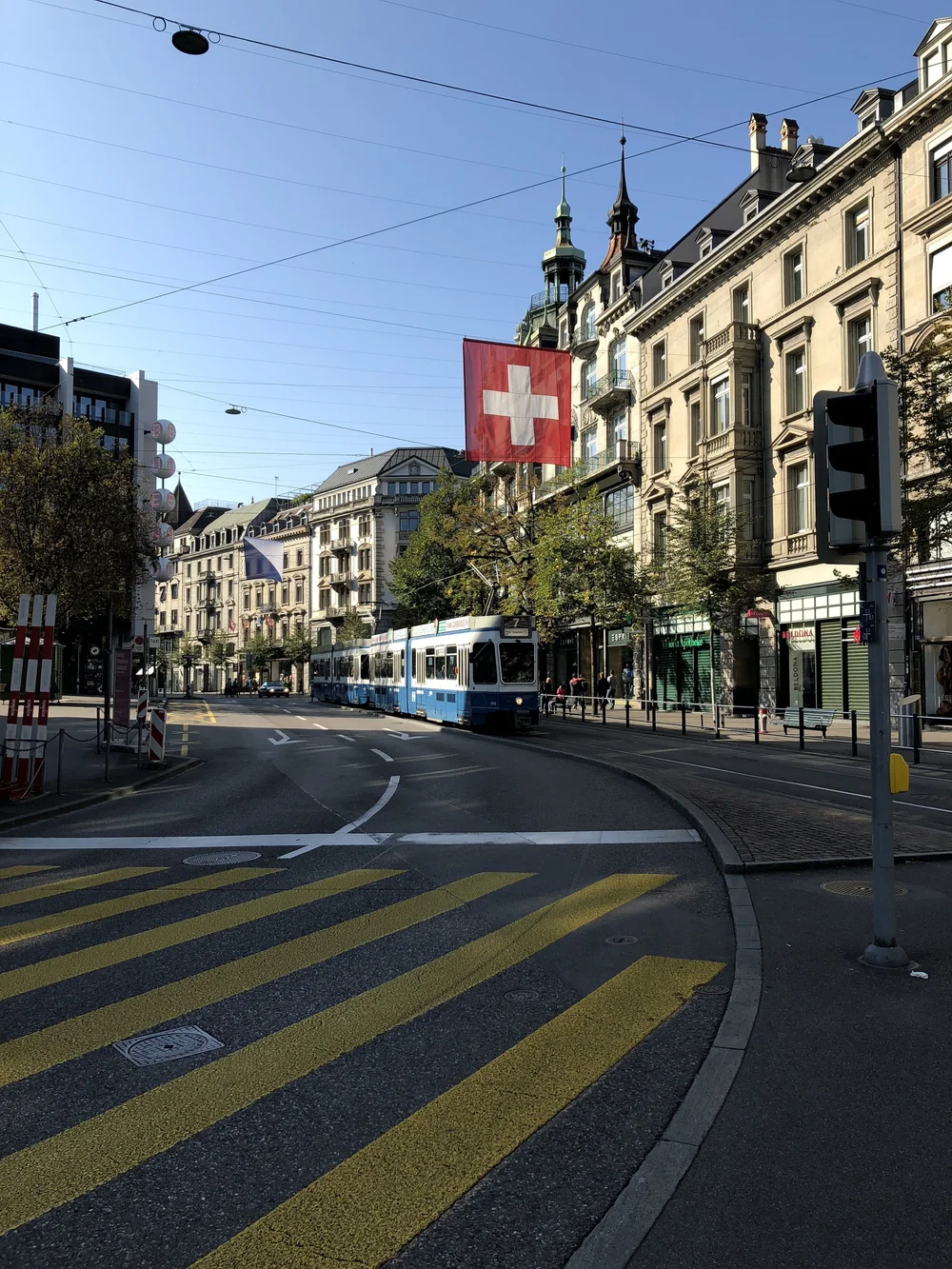 ZURICH IN 24 HOURS // SWITZERLAND — THE SIMI EDIT