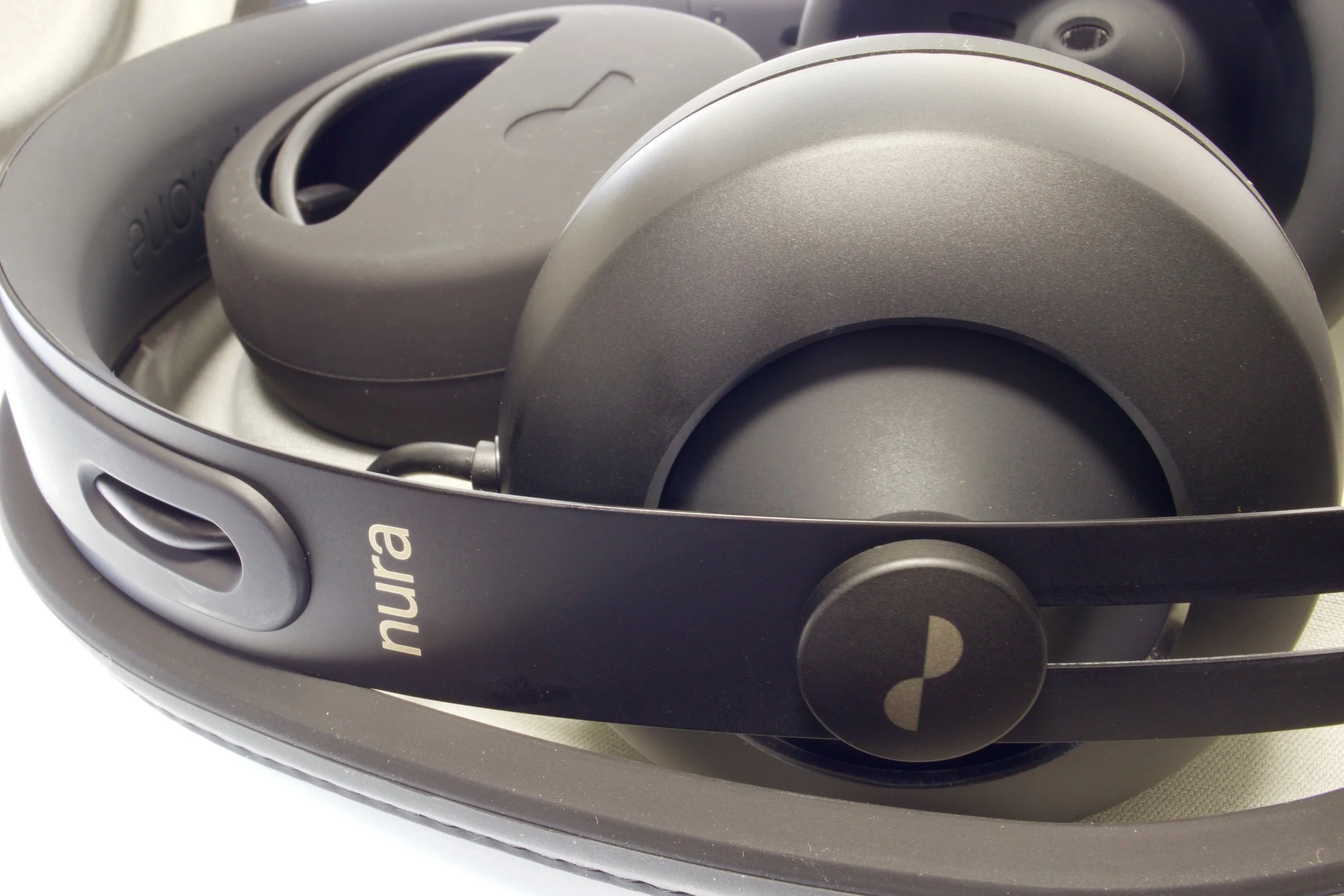 FirstLook: Nuraphone — LifewithTech