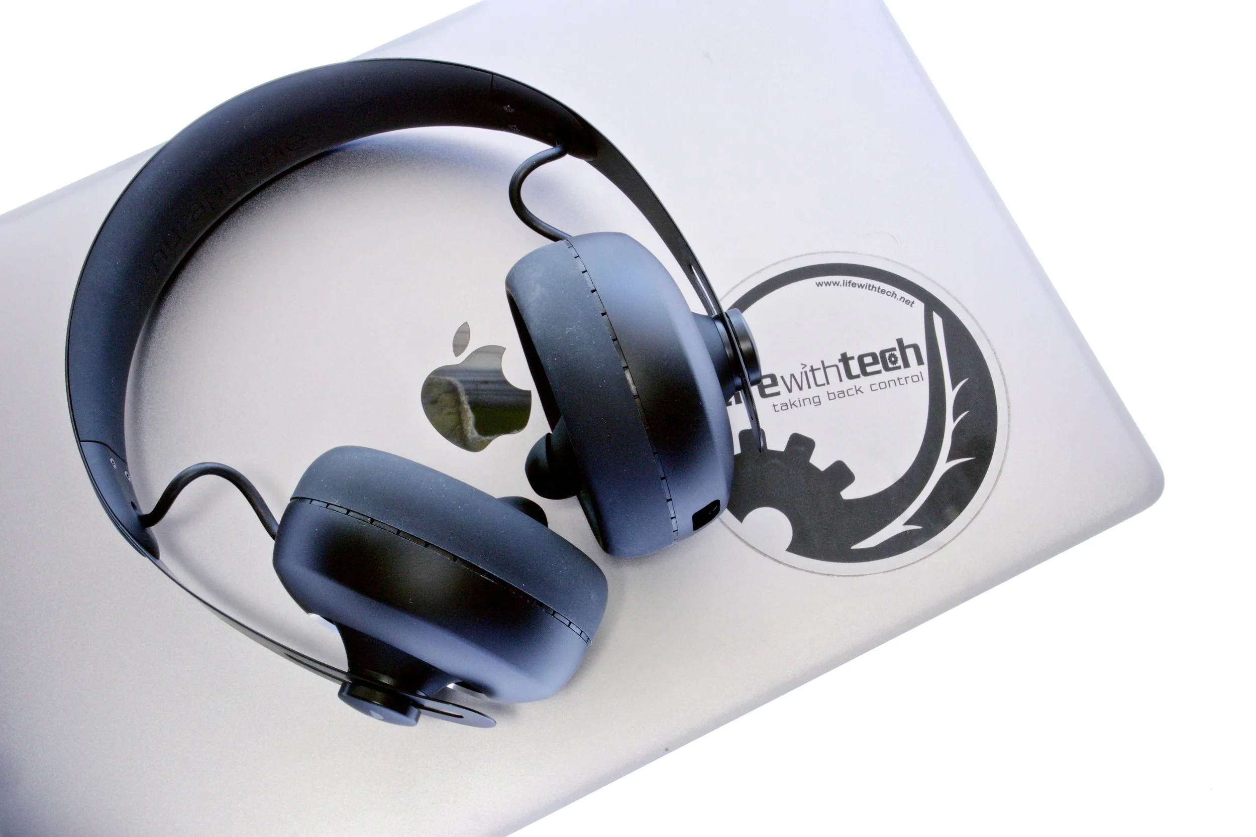 FirstLook: Nuraphone — LifewithTech