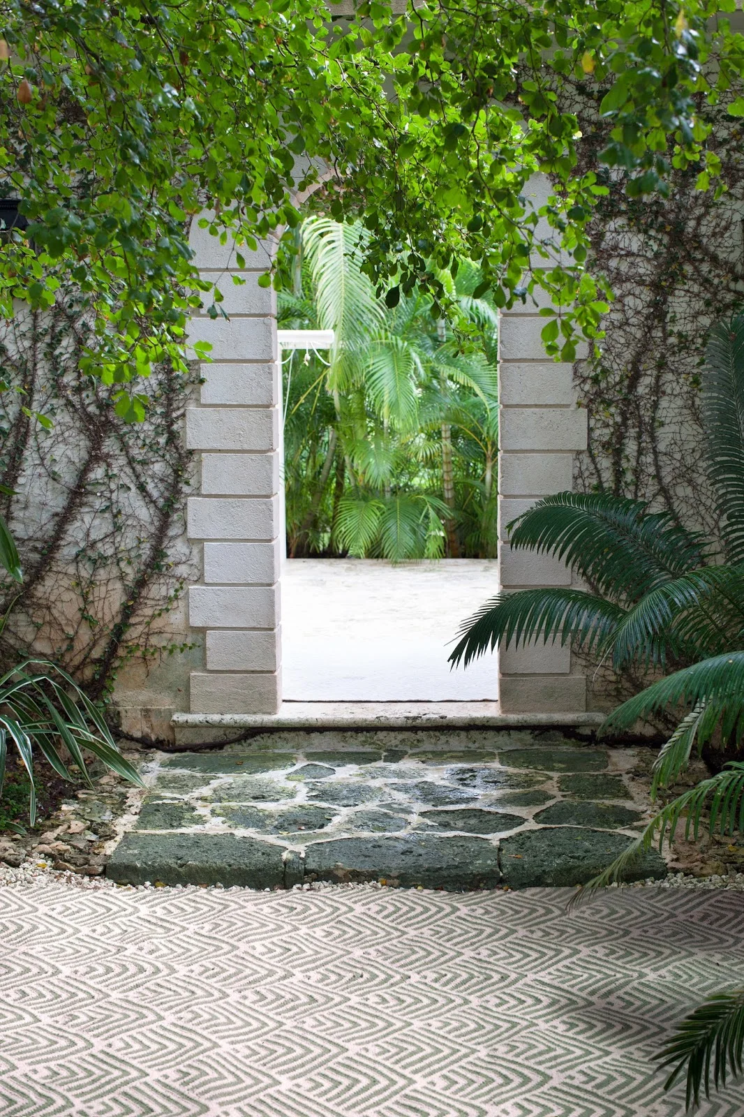 A SOFT LANDING: BUNNY WILLIAMS RUGS FOR DASH AND ALBERT — STYLEBEAT