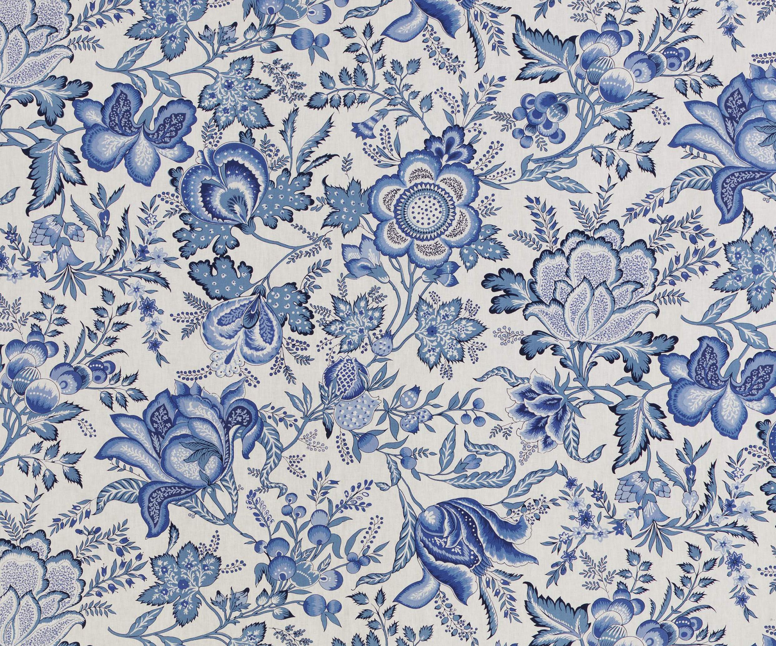 BLUE AND WHITE PRINTS: AN ENDURING SUMMER FAVORITE — STYLEBEAT