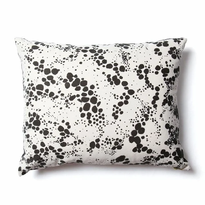 THE FALL BACK: A ROUND UP OF 14 UNIQUE THROW PILLOWS TO COZY UP TO ...