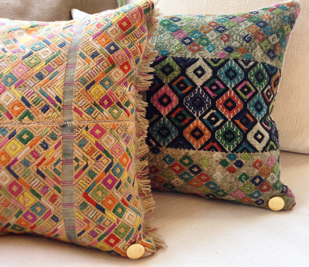 THE FALL BACK: A ROUND UP OF 14 UNIQUE THROW PILLOWS TO COZY UP TO ...