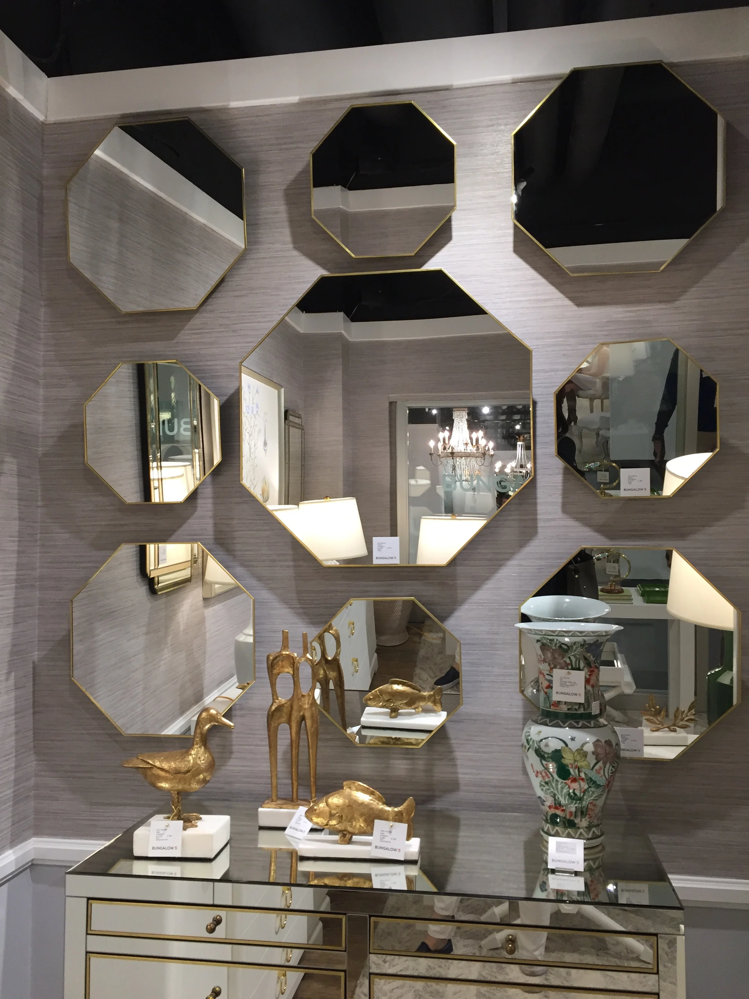 THE TOP HEAD-TURNING ROUND MIRRORS WORTH A LOOK — STYLEBEAT