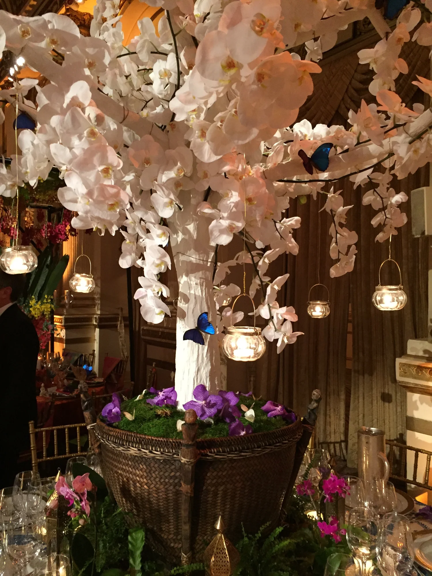 TOP TABLES THAT WOW: THE 2017 NYBG ORCHID DINNER — STYLEBEAT