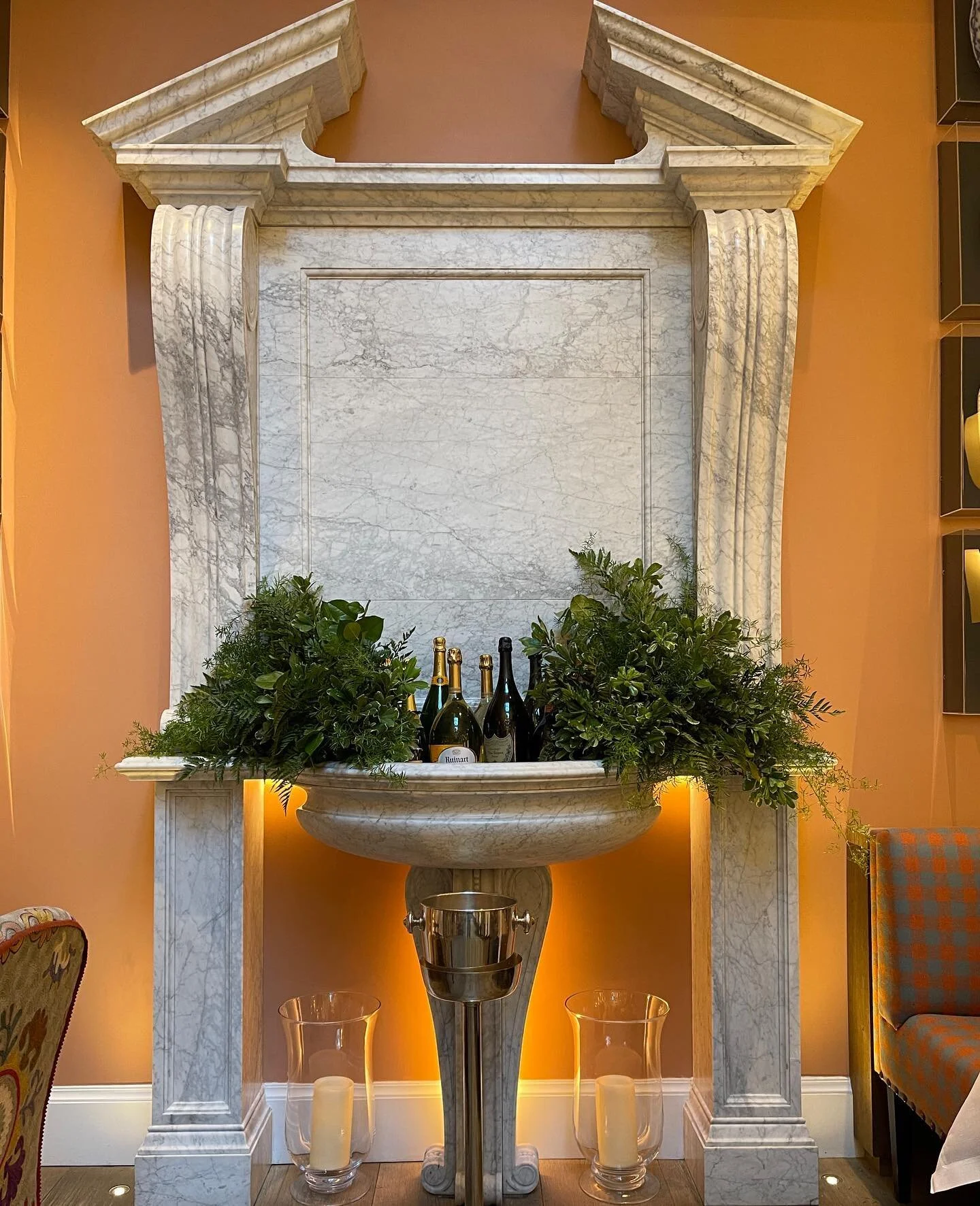 CARLETON VARNEY SALUTES DOROTHY DRAPER WITH HIS LATEST BOOK HOUSES IN ...