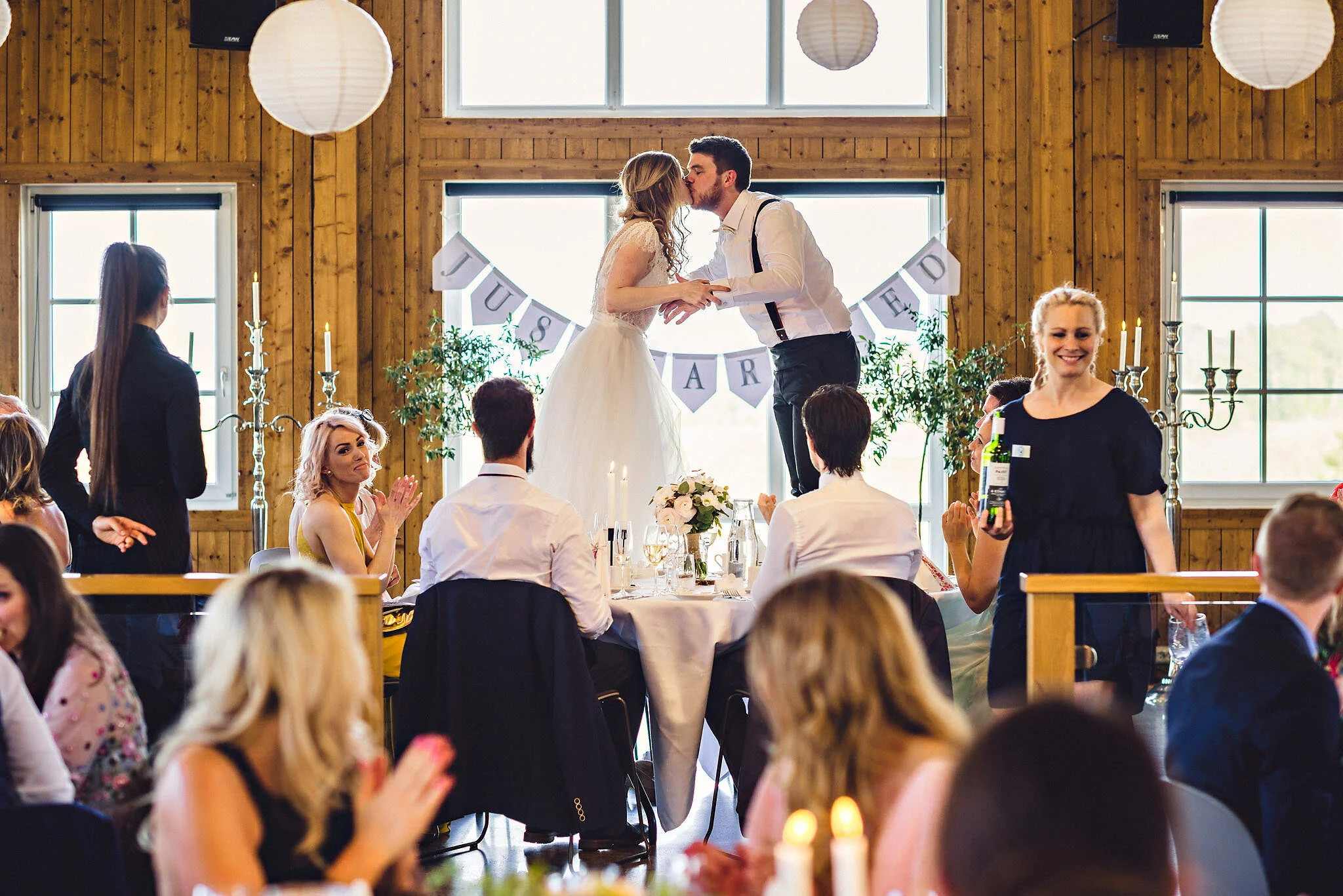 Bryllup på Solastranden Gård med utendørs vielse - Bryllupsfotograf ...