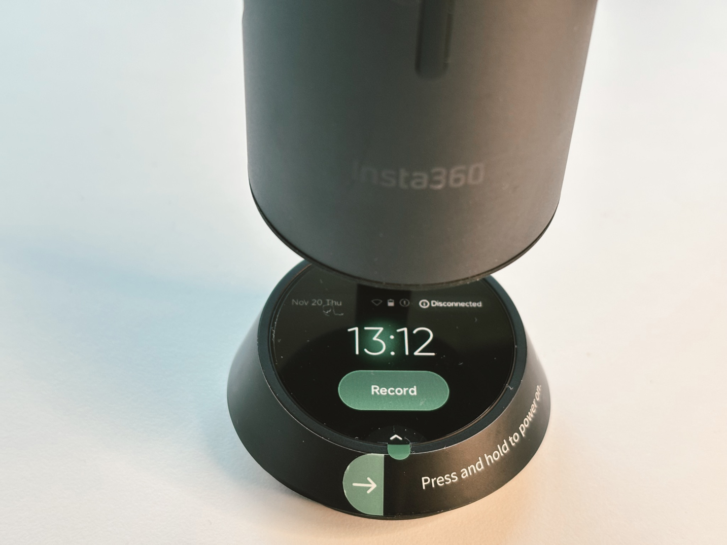 Insta360 Wave Review: My Honest Take on This AI-Powered Speakerphone — Dapper and groomed