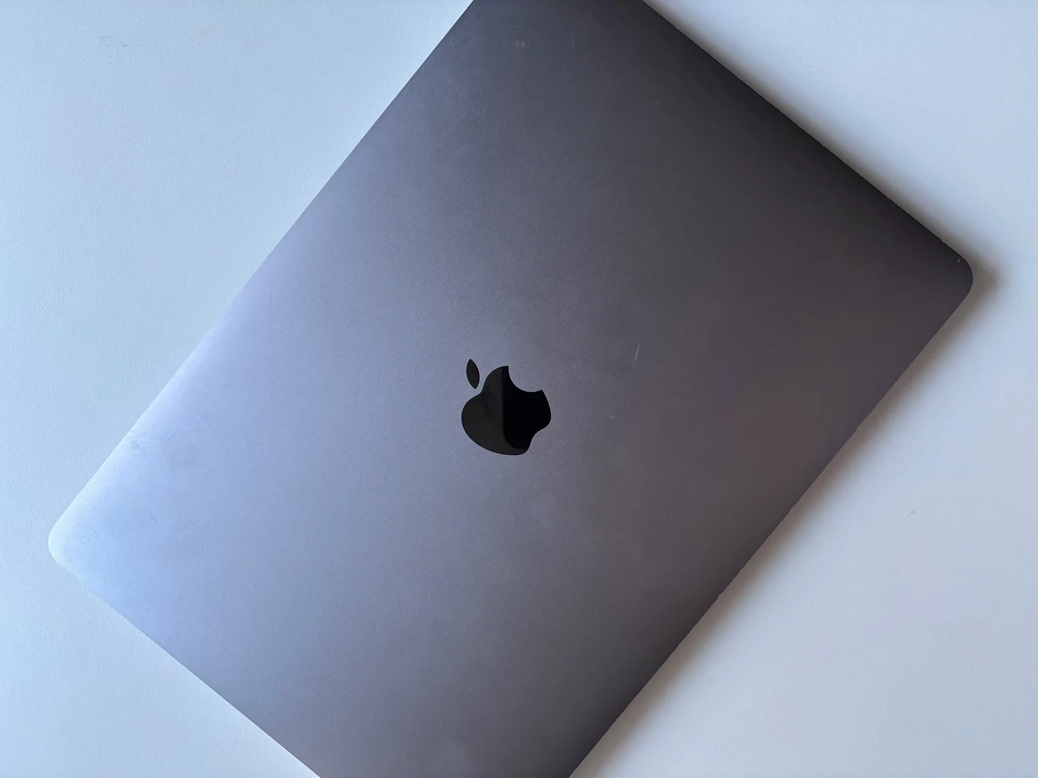 Is the MacBook Air M1 Still Worth It in 2024? Honest Review and Buying ...