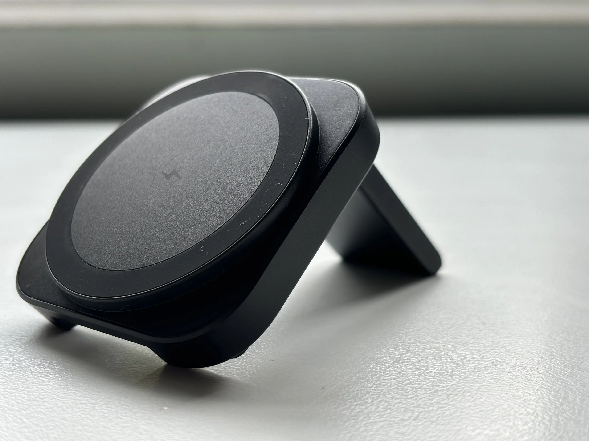 My Honest Review of The Lisen Wireless Charging Portable MagSafe ...