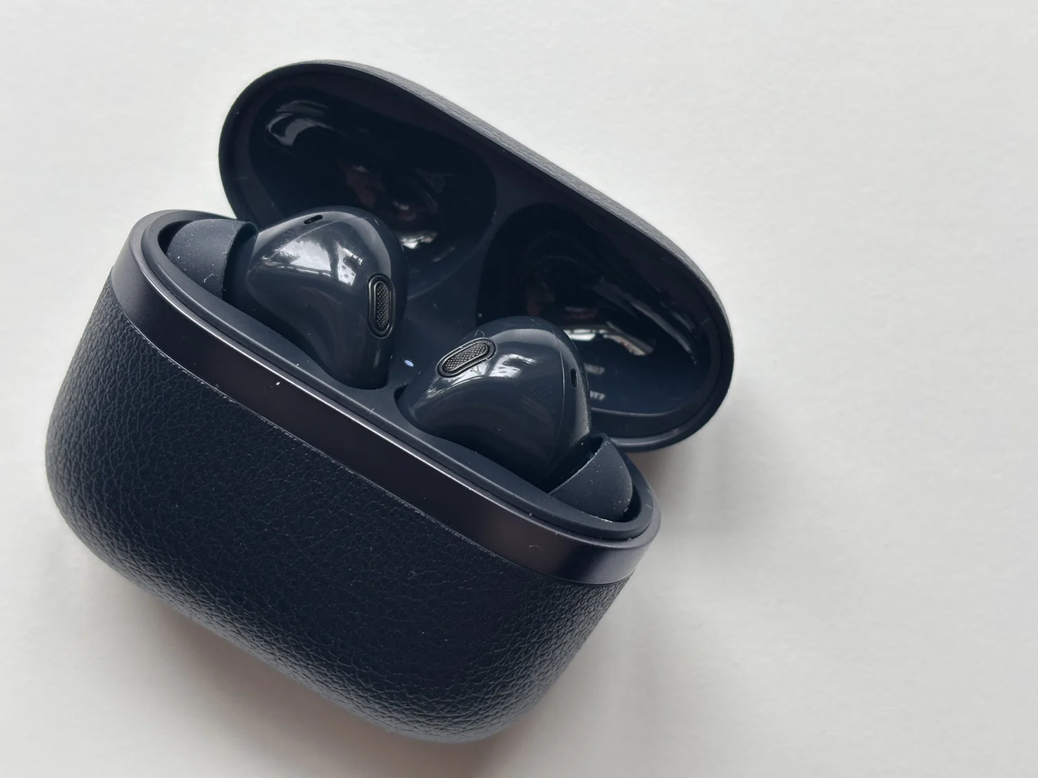 Review Edifier W260NC Earbuds Active Noise Cancelling and Hi Res Audio ...