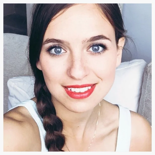 Dreamy eye makeup for blue eyes