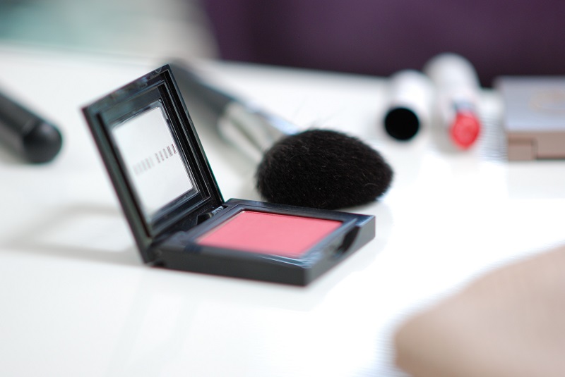 how to apply concealer correctly
