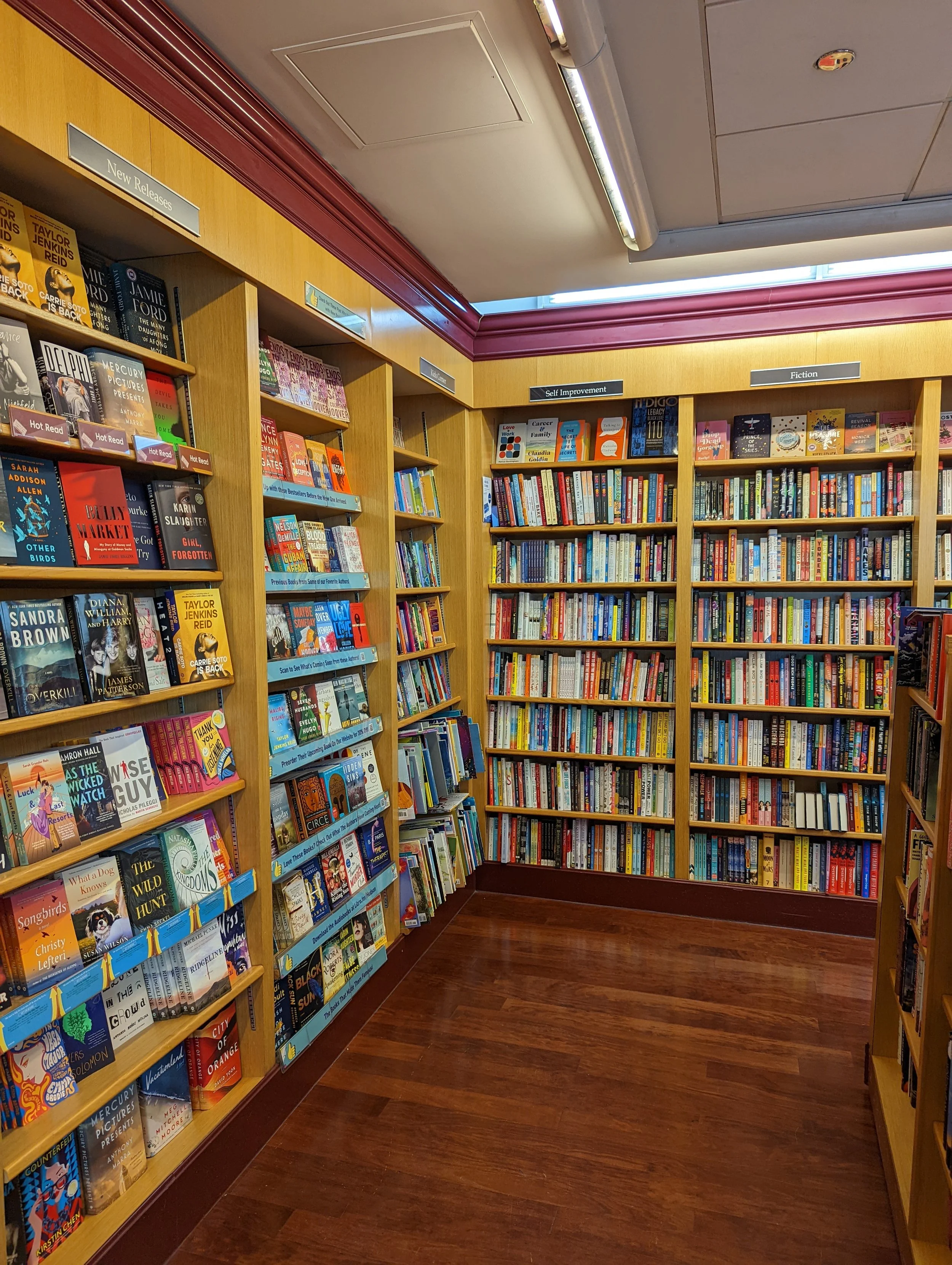 A Review of Barbara’s Bookstore (O’Hare) — James H Duncan