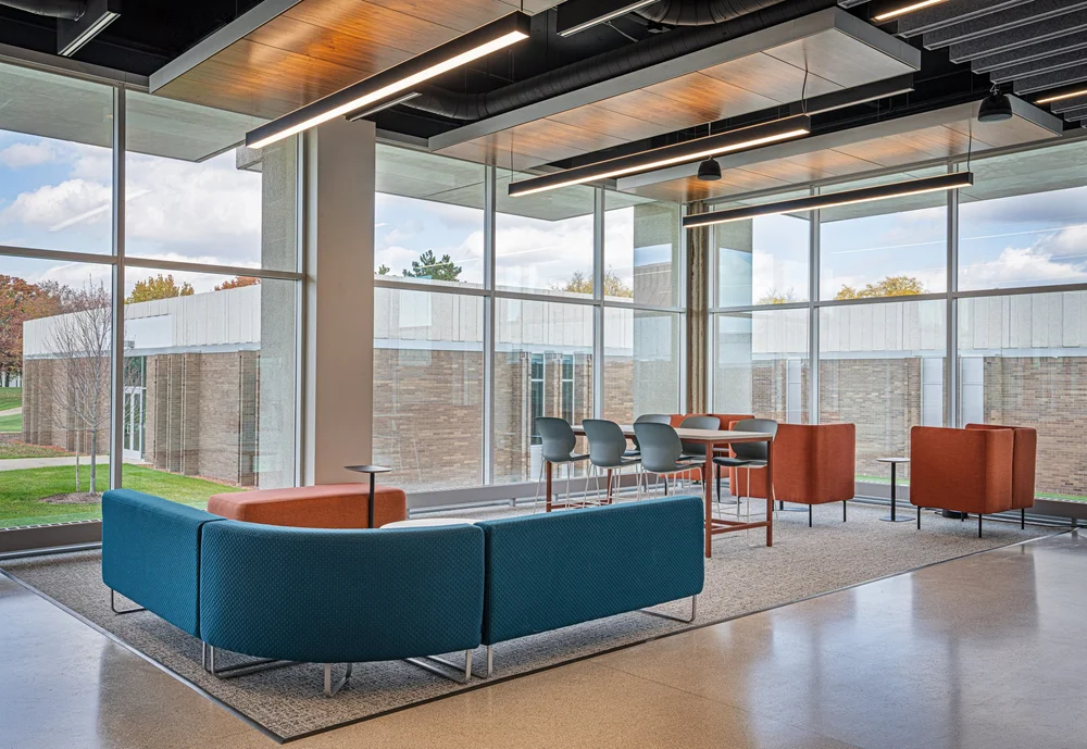 Macomb Community College Advanced Technology Center — Hobbs+Black ...