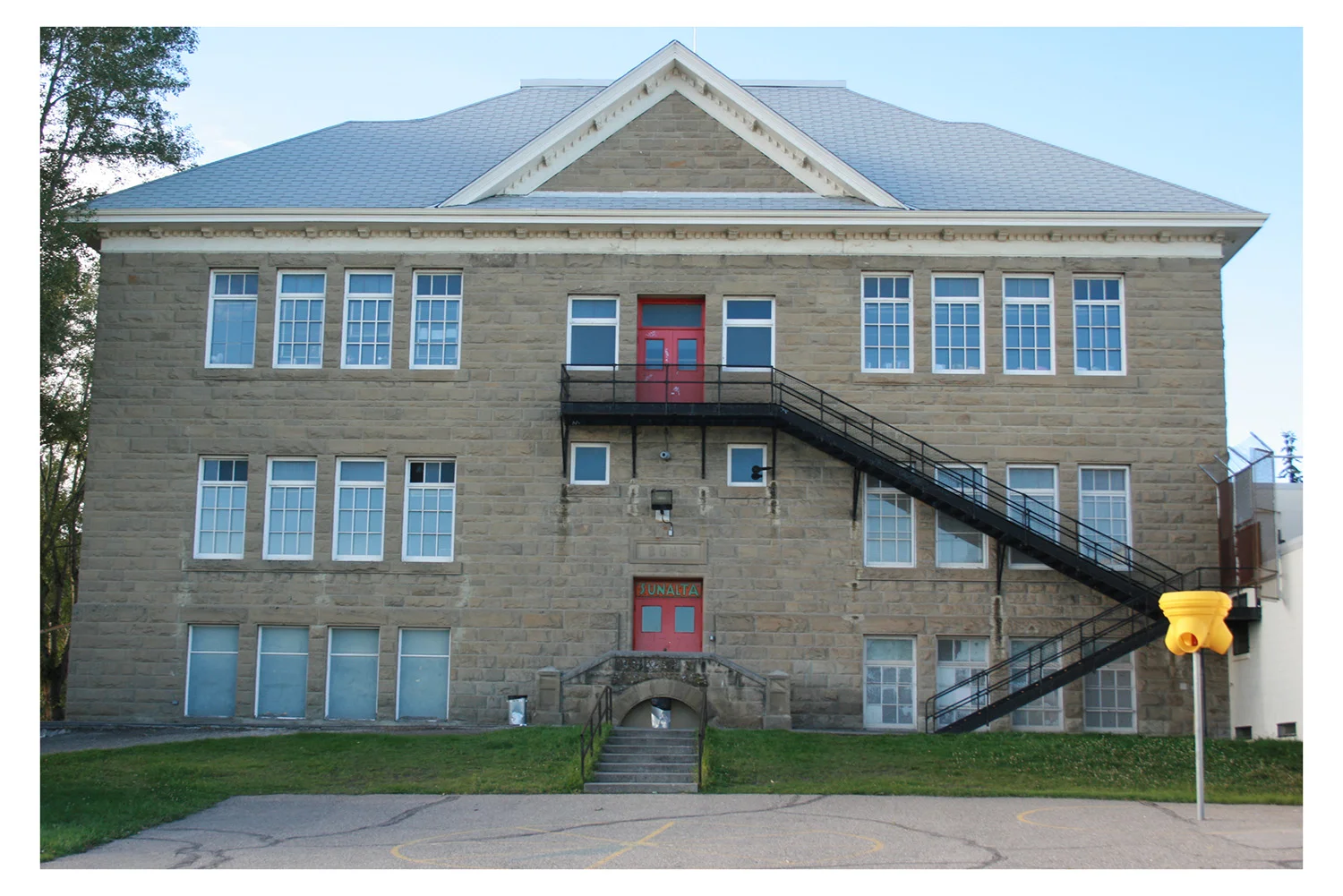 Sunalta School Mural — Bernbaum Architect Ltd.