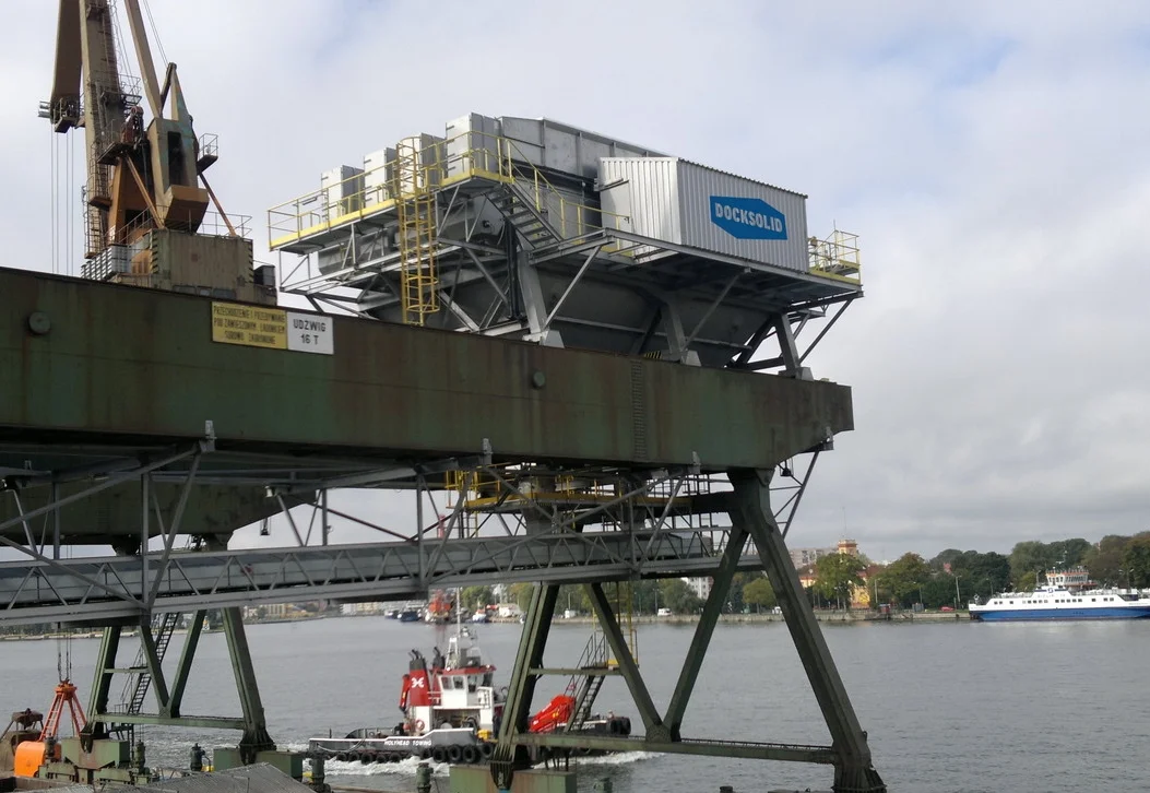 Features | DOCKSOLID | Bulk Port Equipment