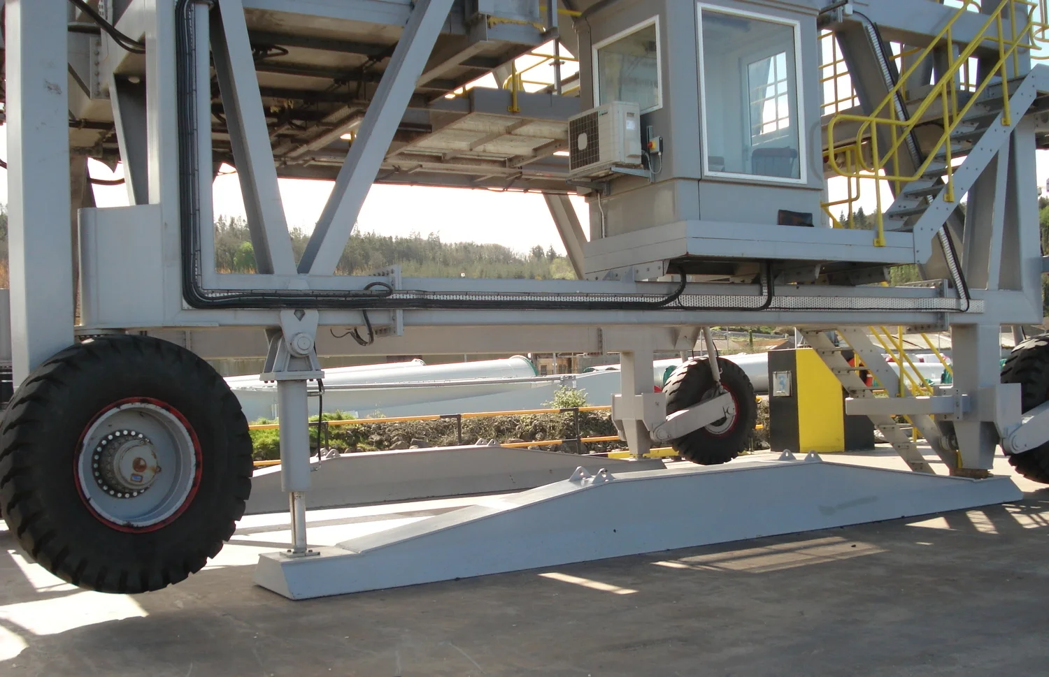 Features | DOCKSOLID | Bulk Port Equipment