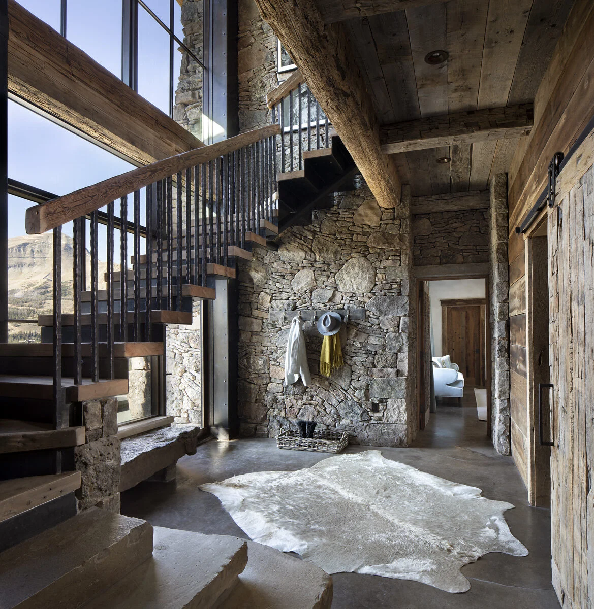 Custom Mountain Home Design Makes Functional Spaces Elegant — KA ...