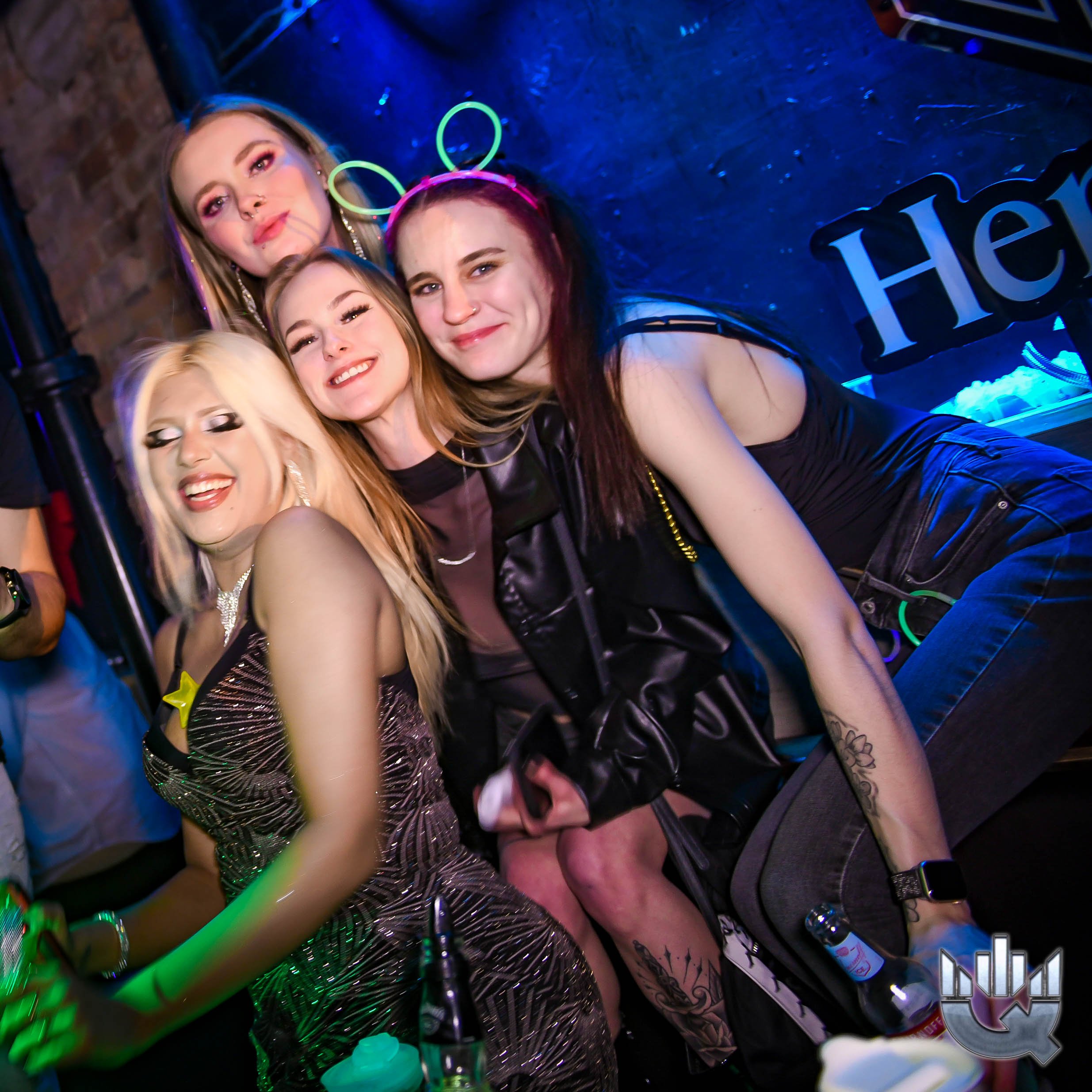 NIGHTCLUB — Queens