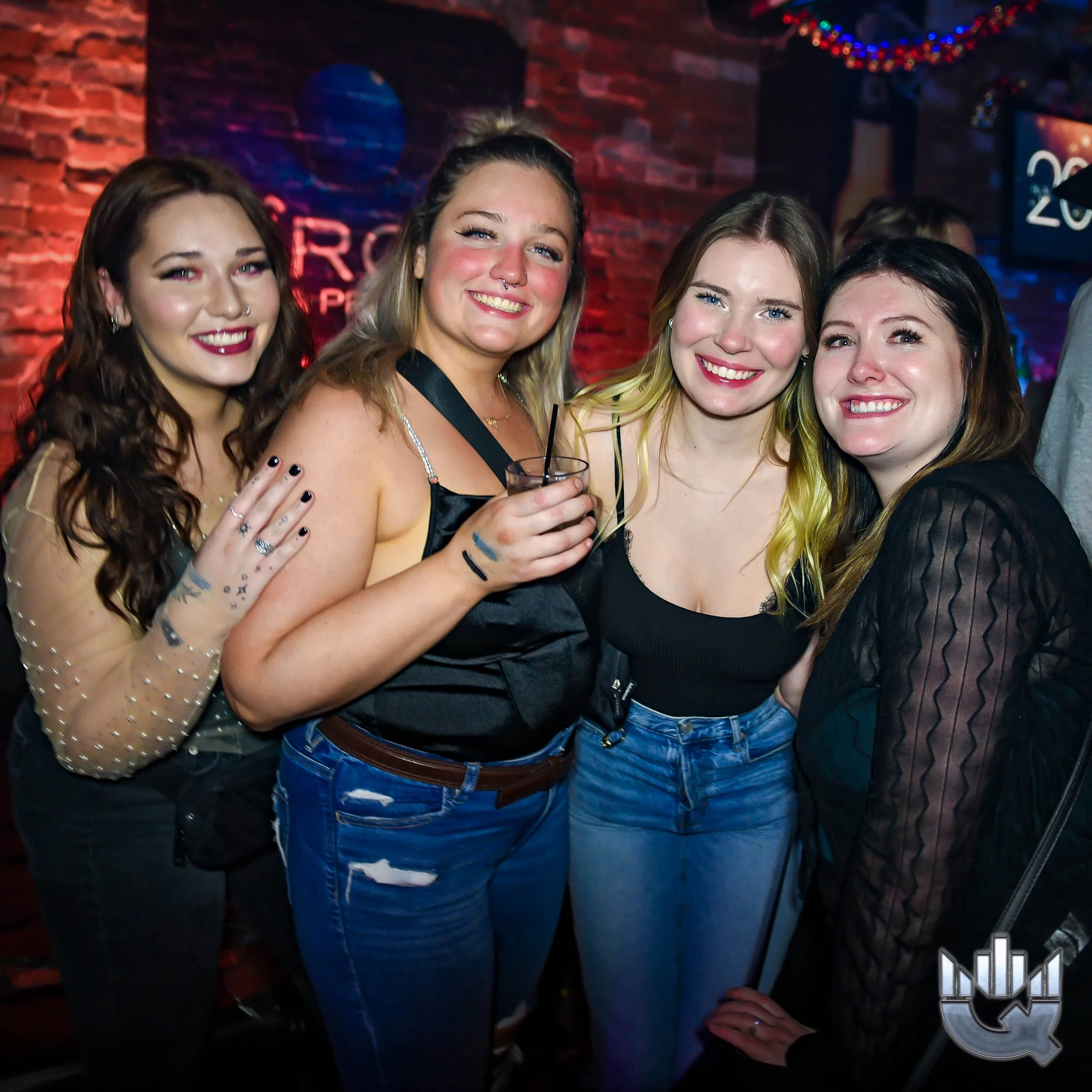 NIGHTCLUB — Queens