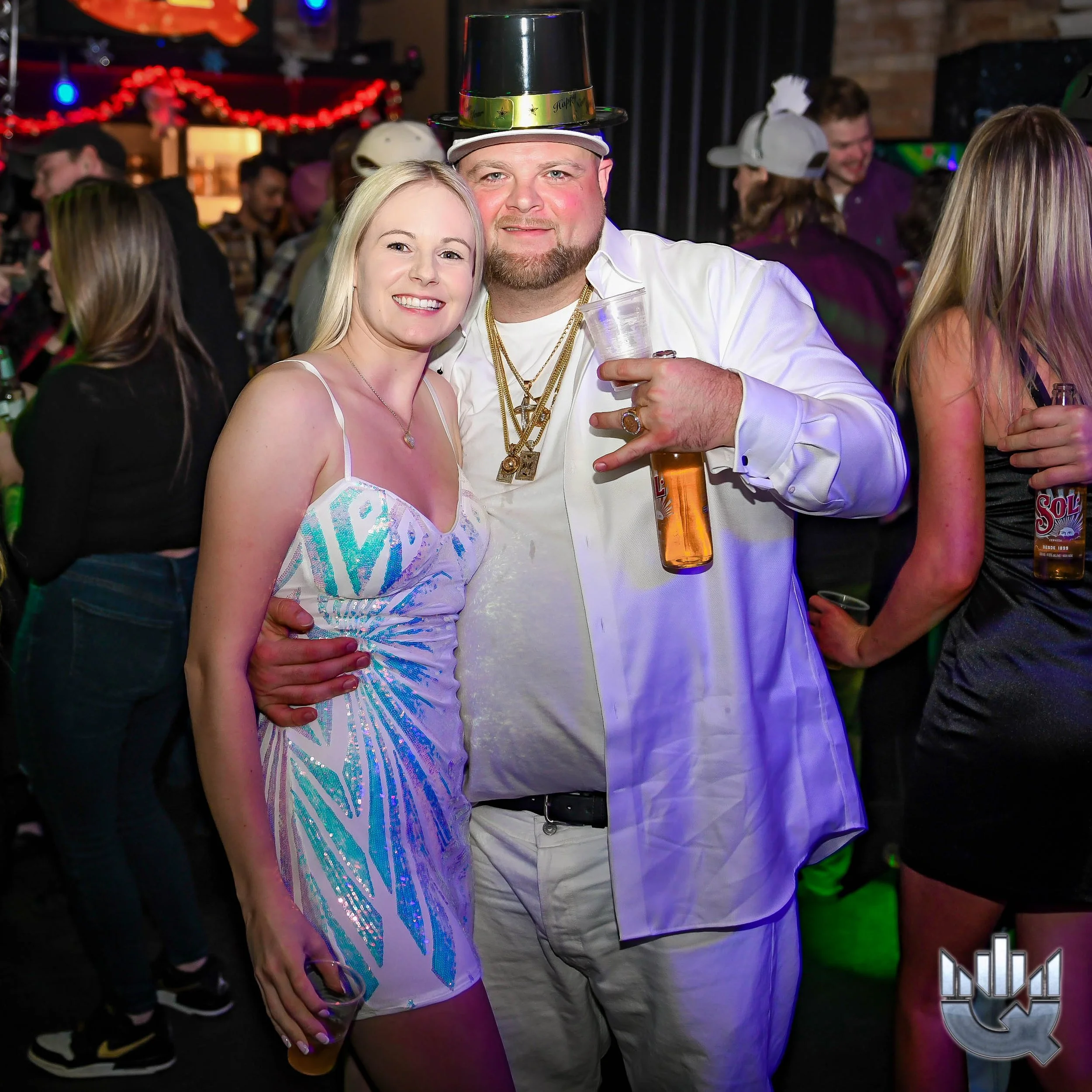 NIGHTCLUB — Queens