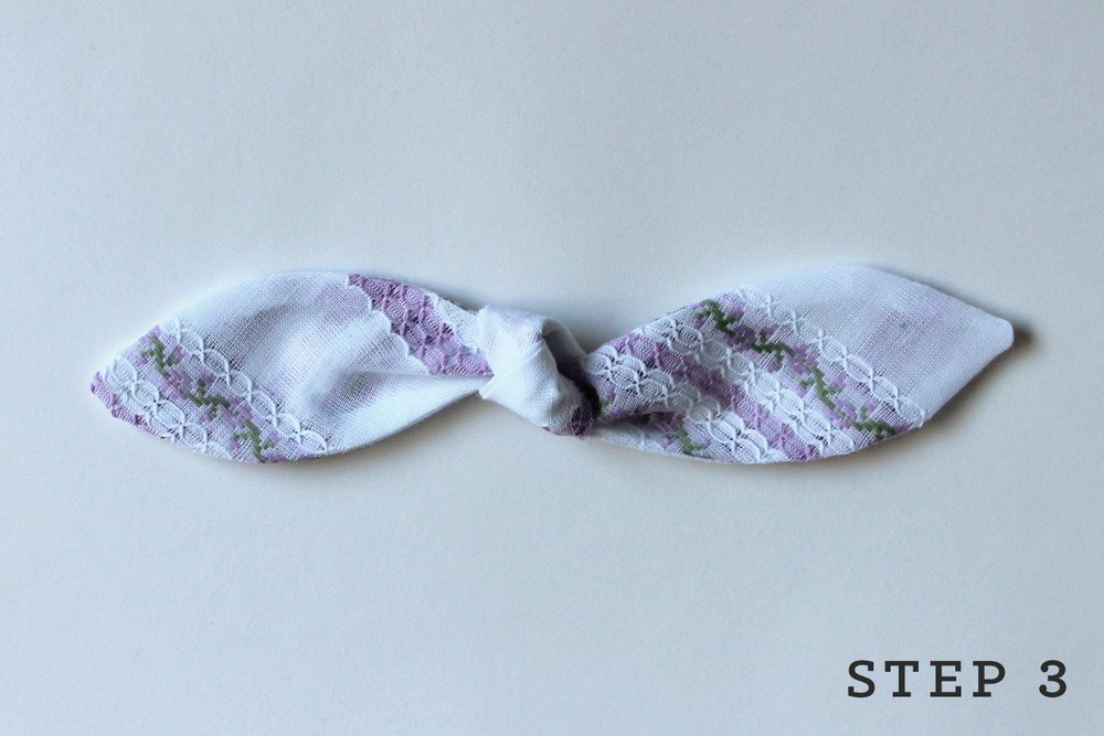 DIY Tutorial – Tie-On Shoulder Bow — Sew DIY