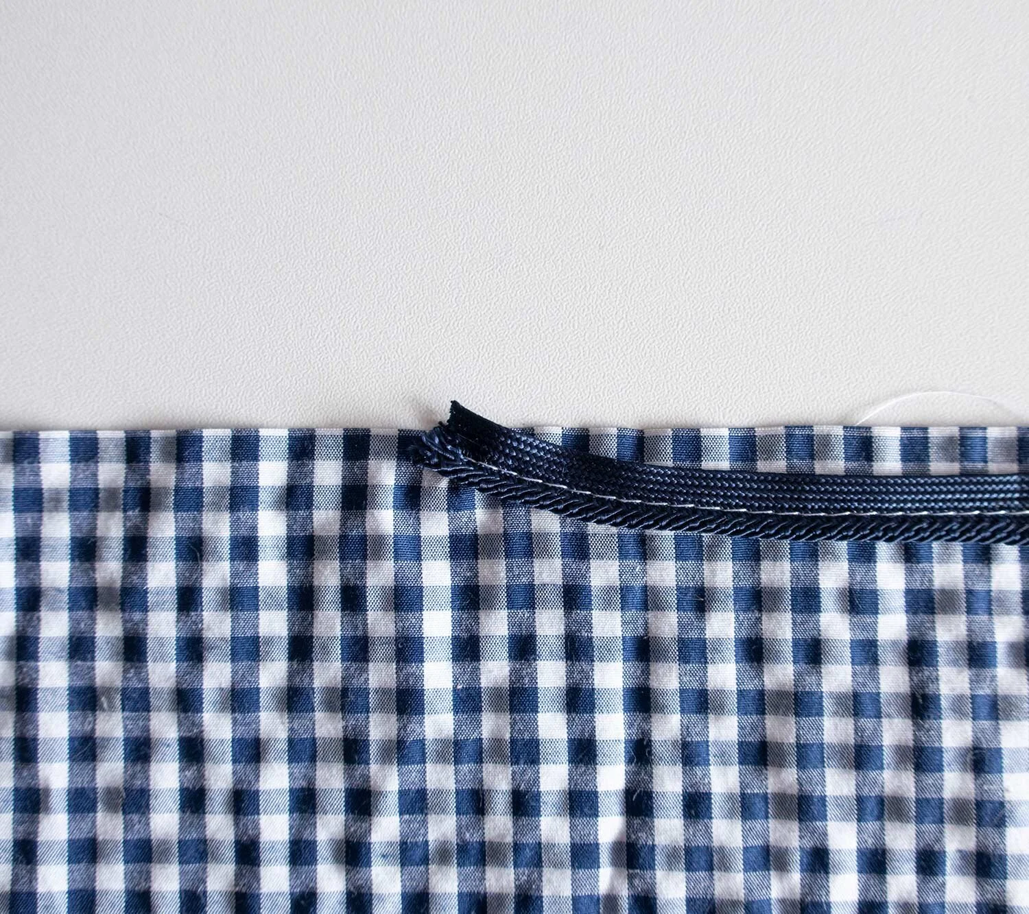 How to add piping to a seam - VIDEO TUTORIAL — Sew DIY