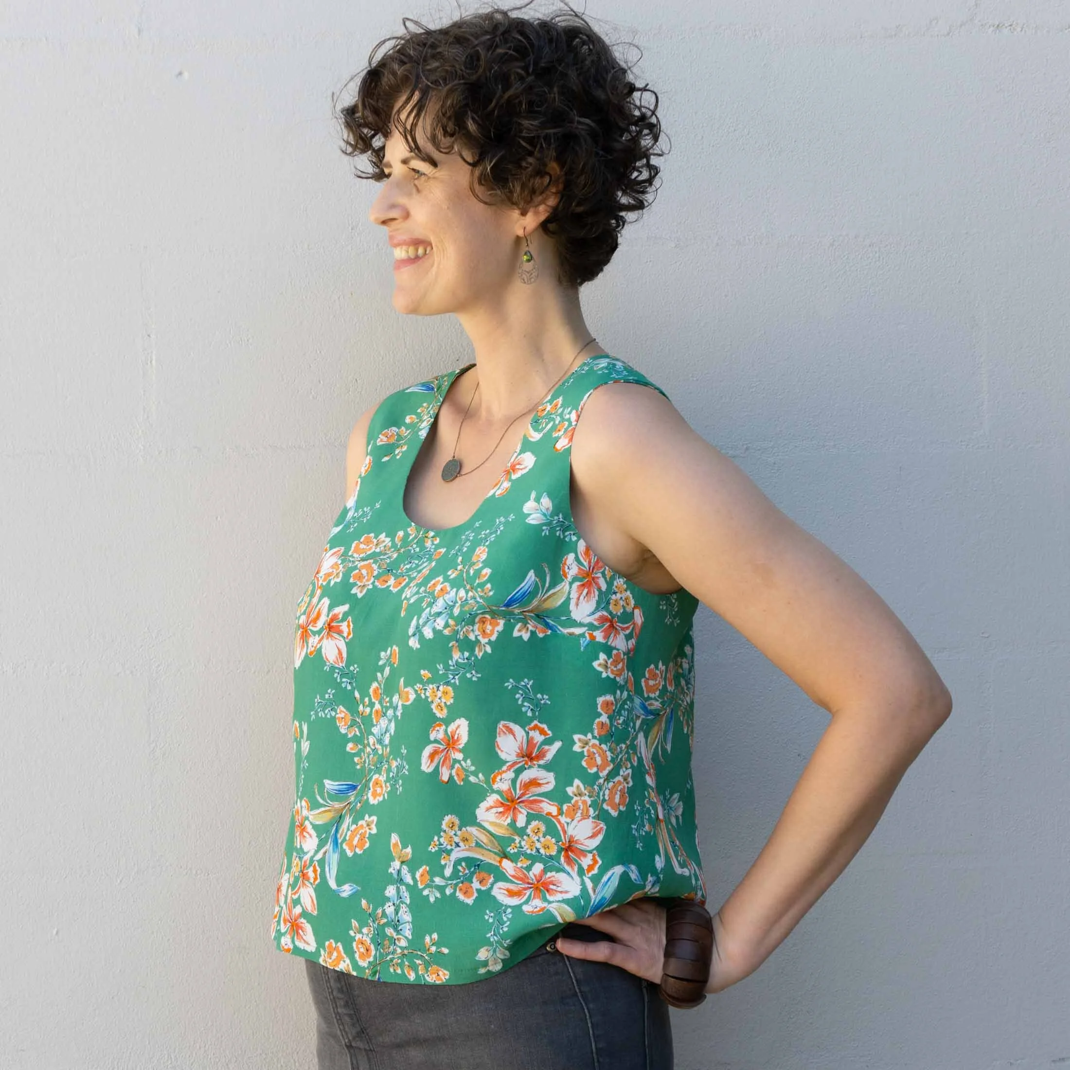 Button-back Square Neck Miri Tank Top – Pattern Hack — Sew DIY